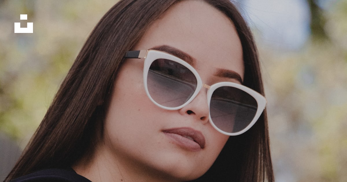 Woman Taking Selfie Outdoor Photo Free Human Image On Unsplash