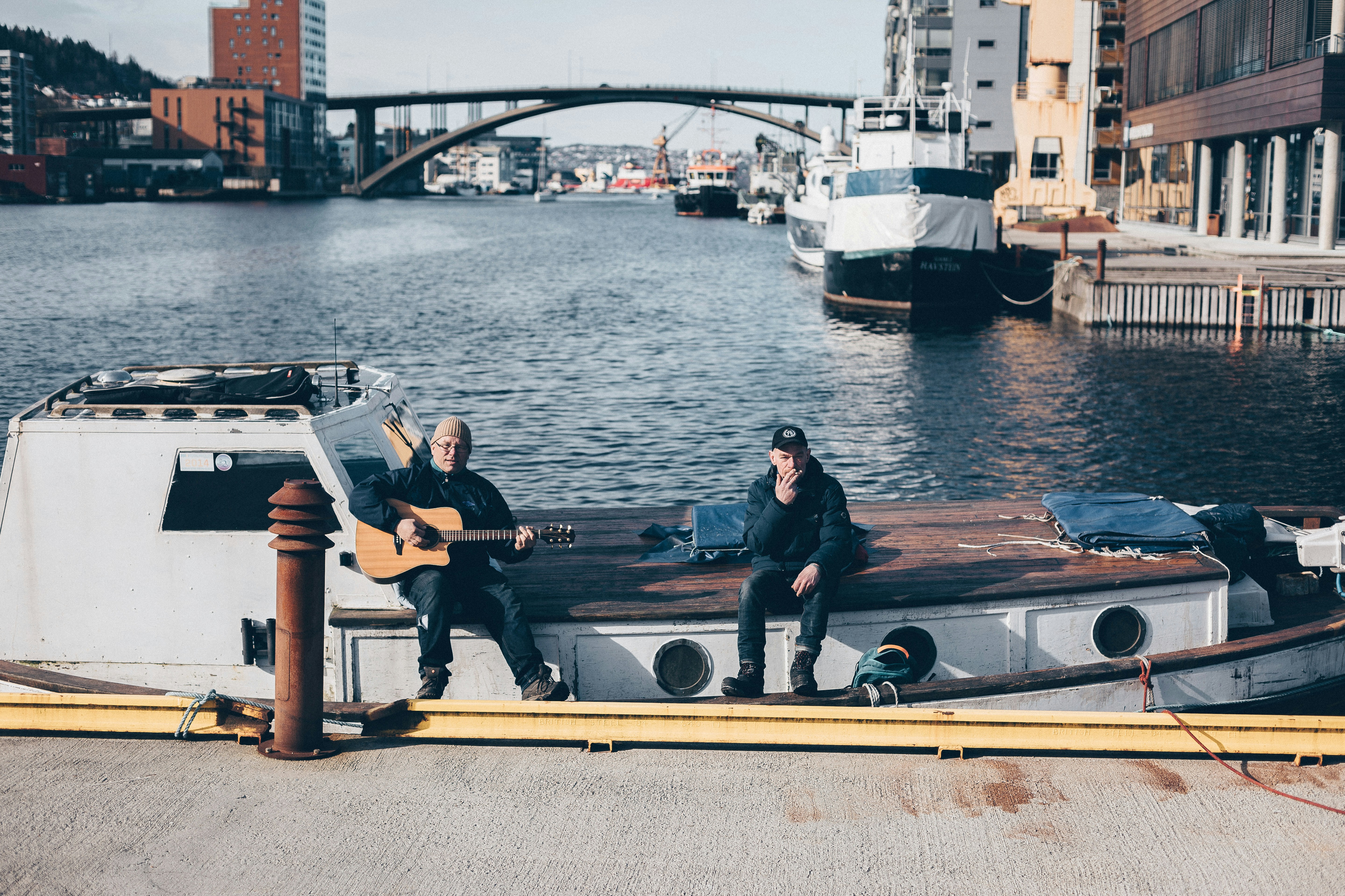 Dockside Guitarists: Harborfront Moment