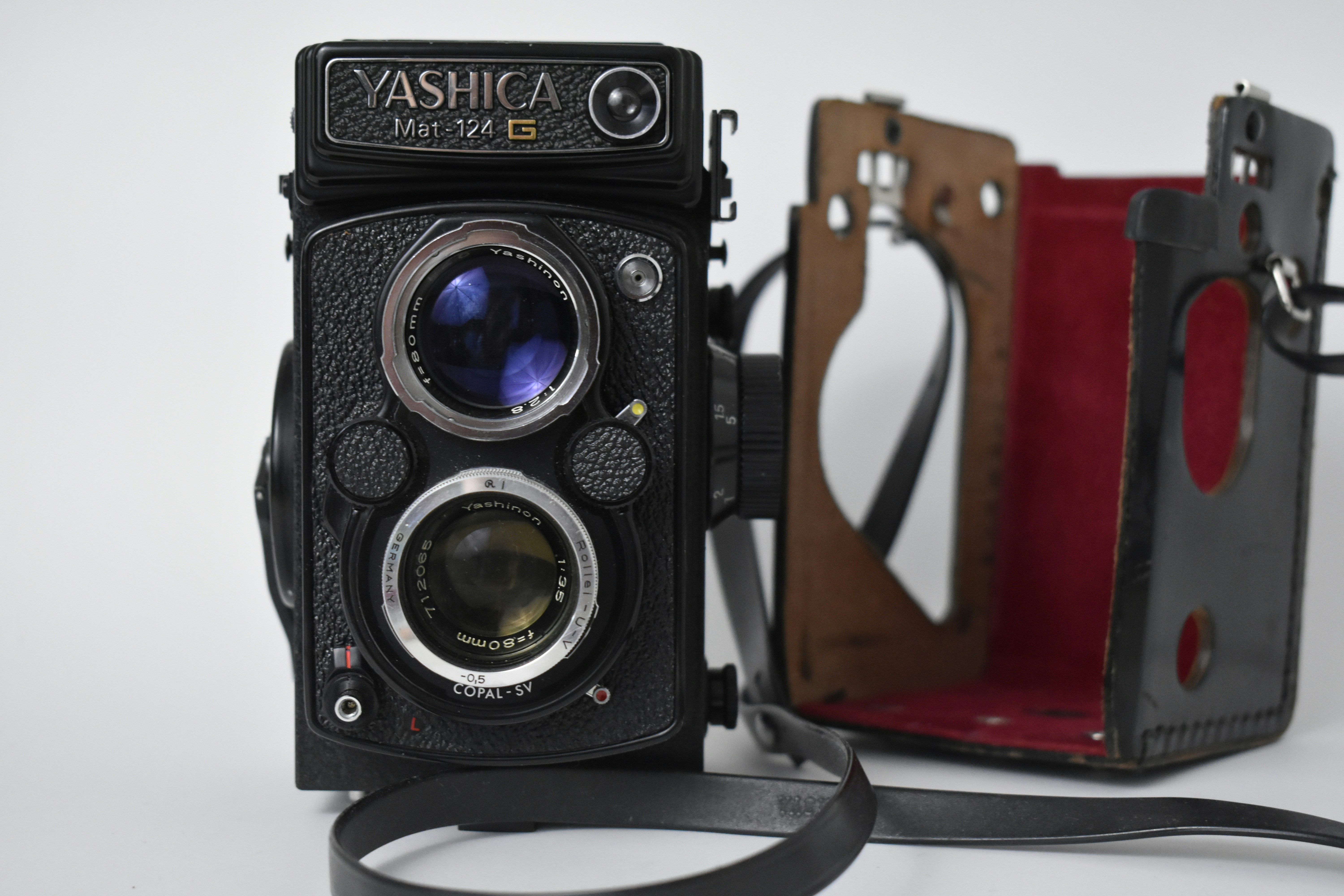 Black Yashica mirrorless camera photo – Free Camera Image on Unsplash