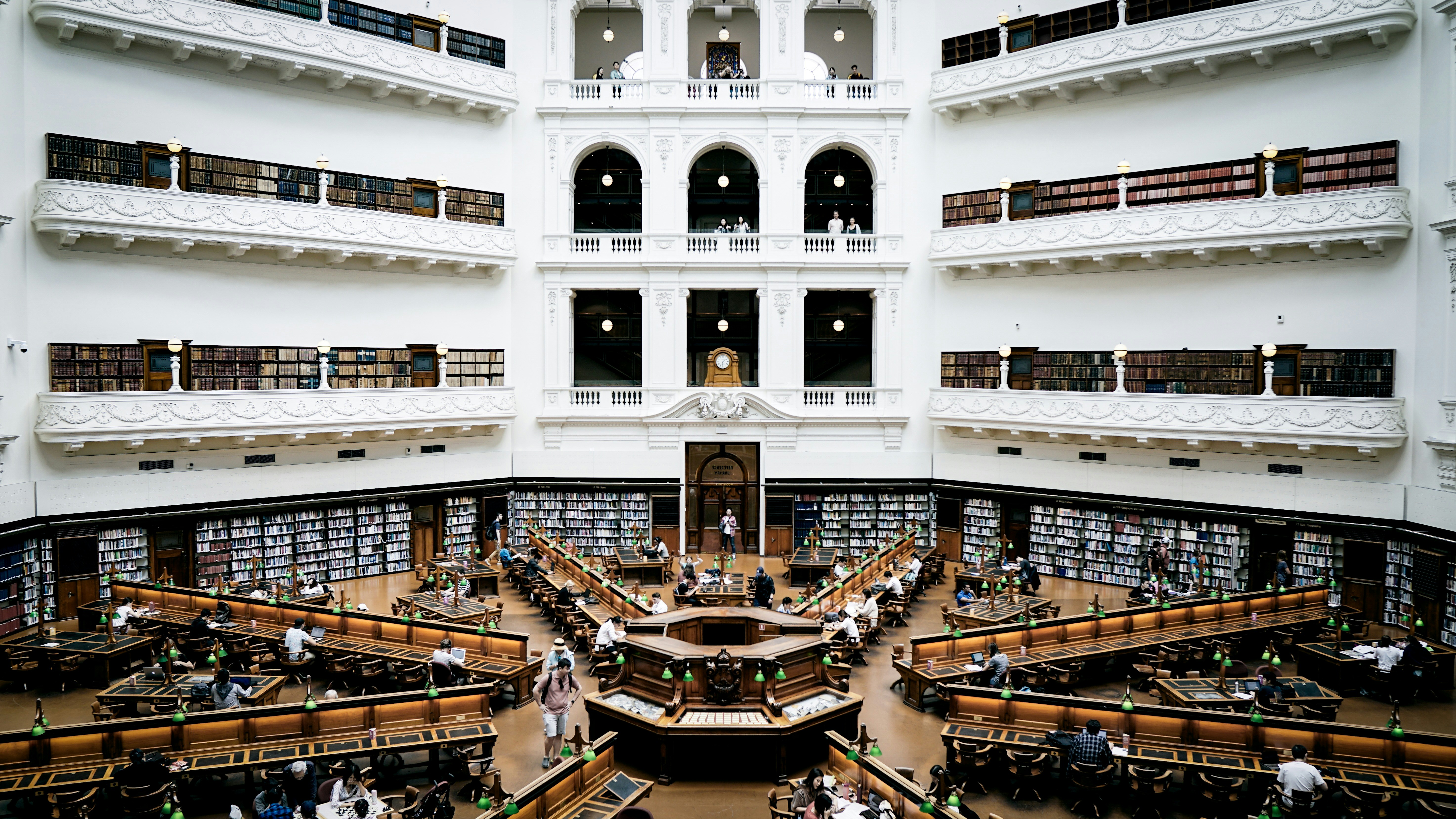 People inside building interior photo – Free Architecture Image on Unsplash