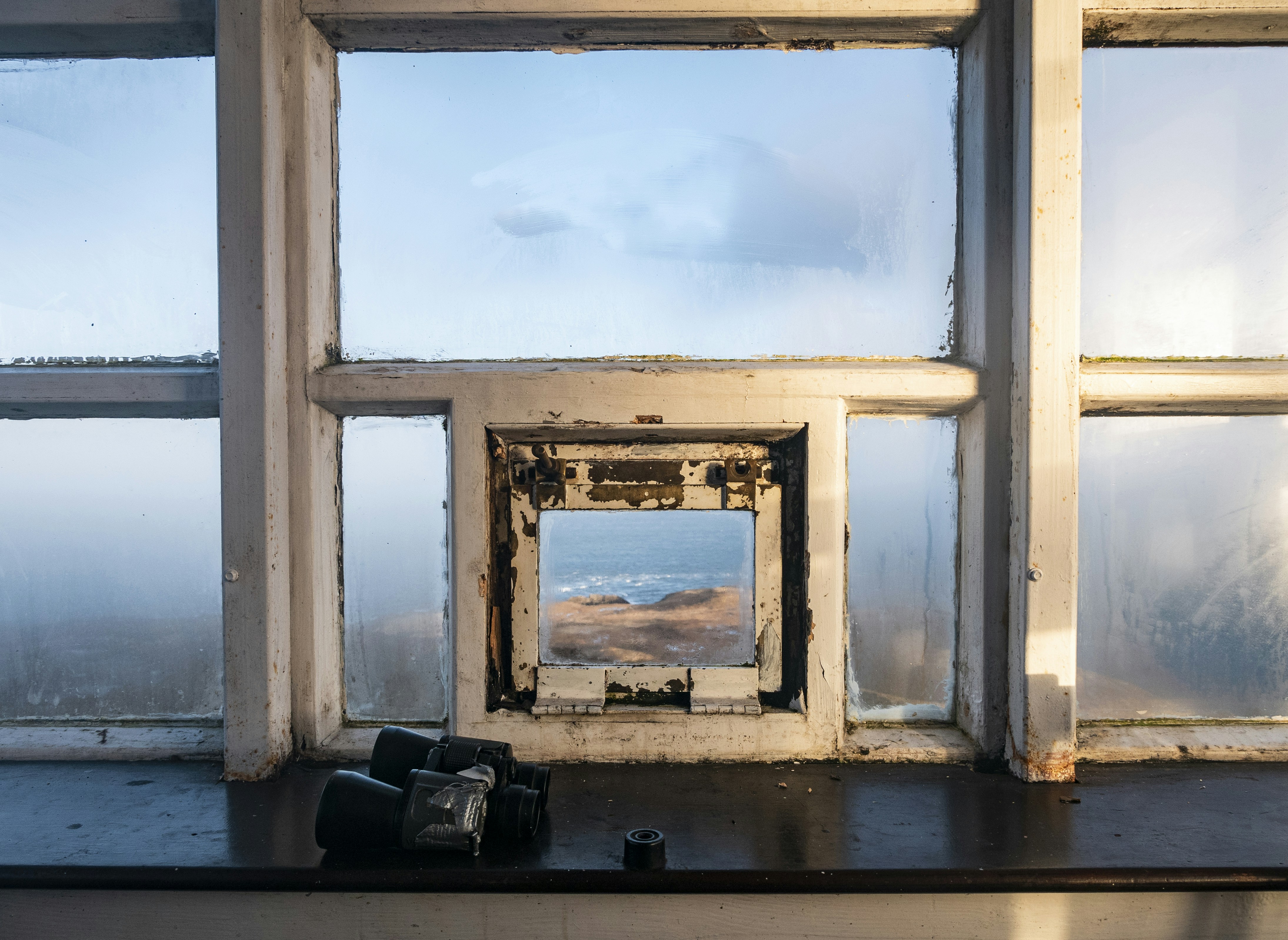 Ventured Gaze Through the Window: Receding Frames of a Weathered View