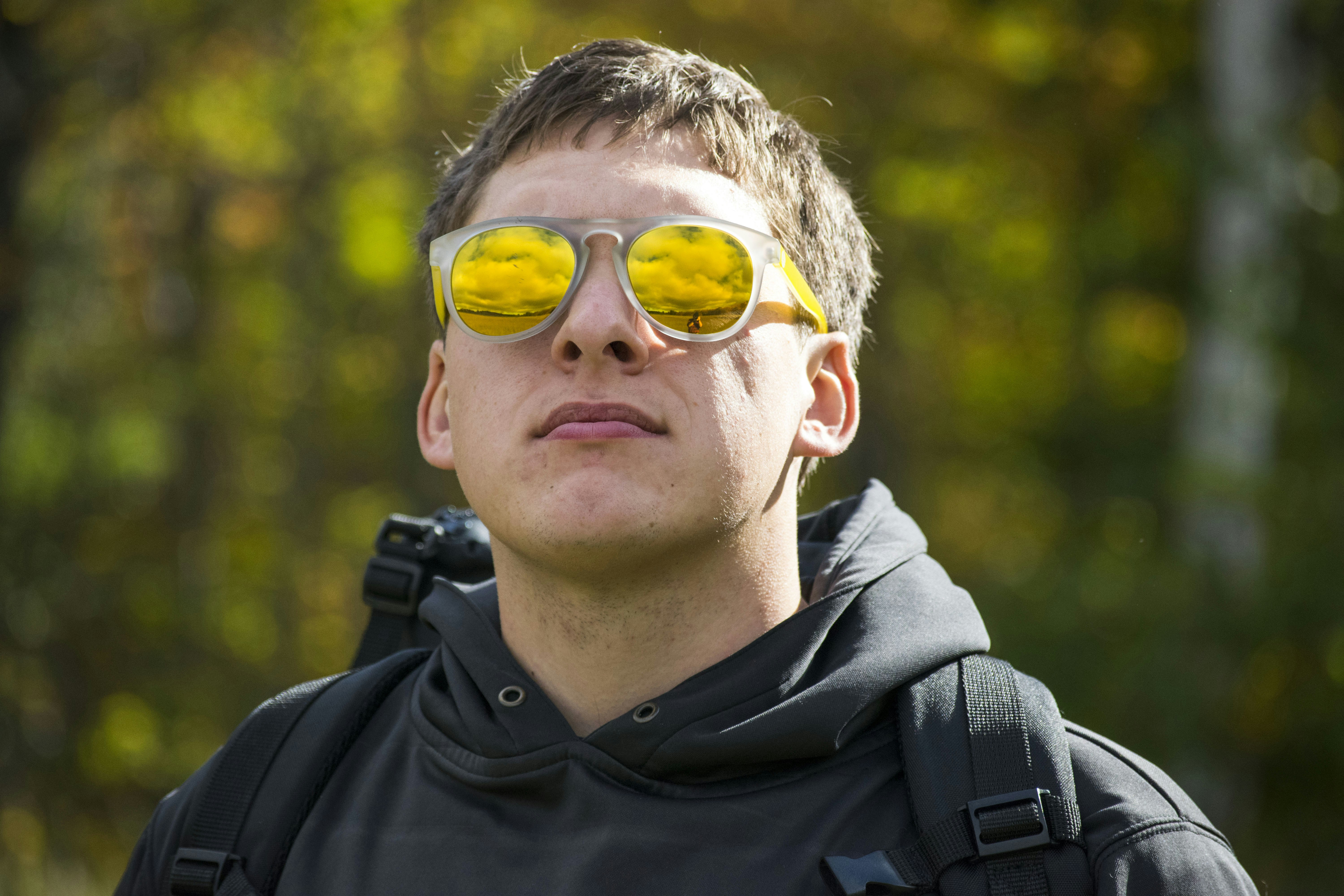 Yellow-Tinted Glasses, Quiet Confidence