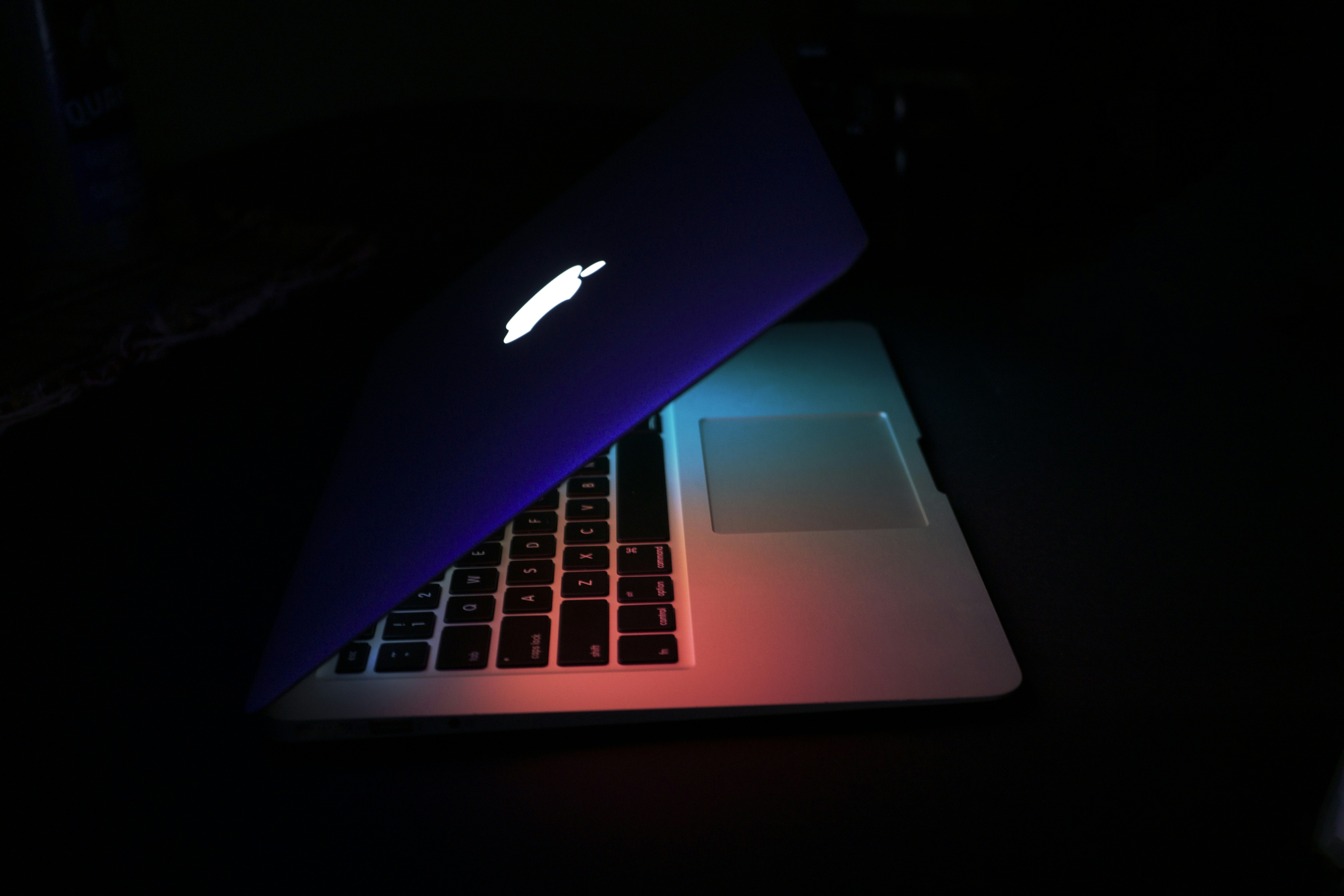 Purple MacBook photo – Free Apple Image on Unsplash