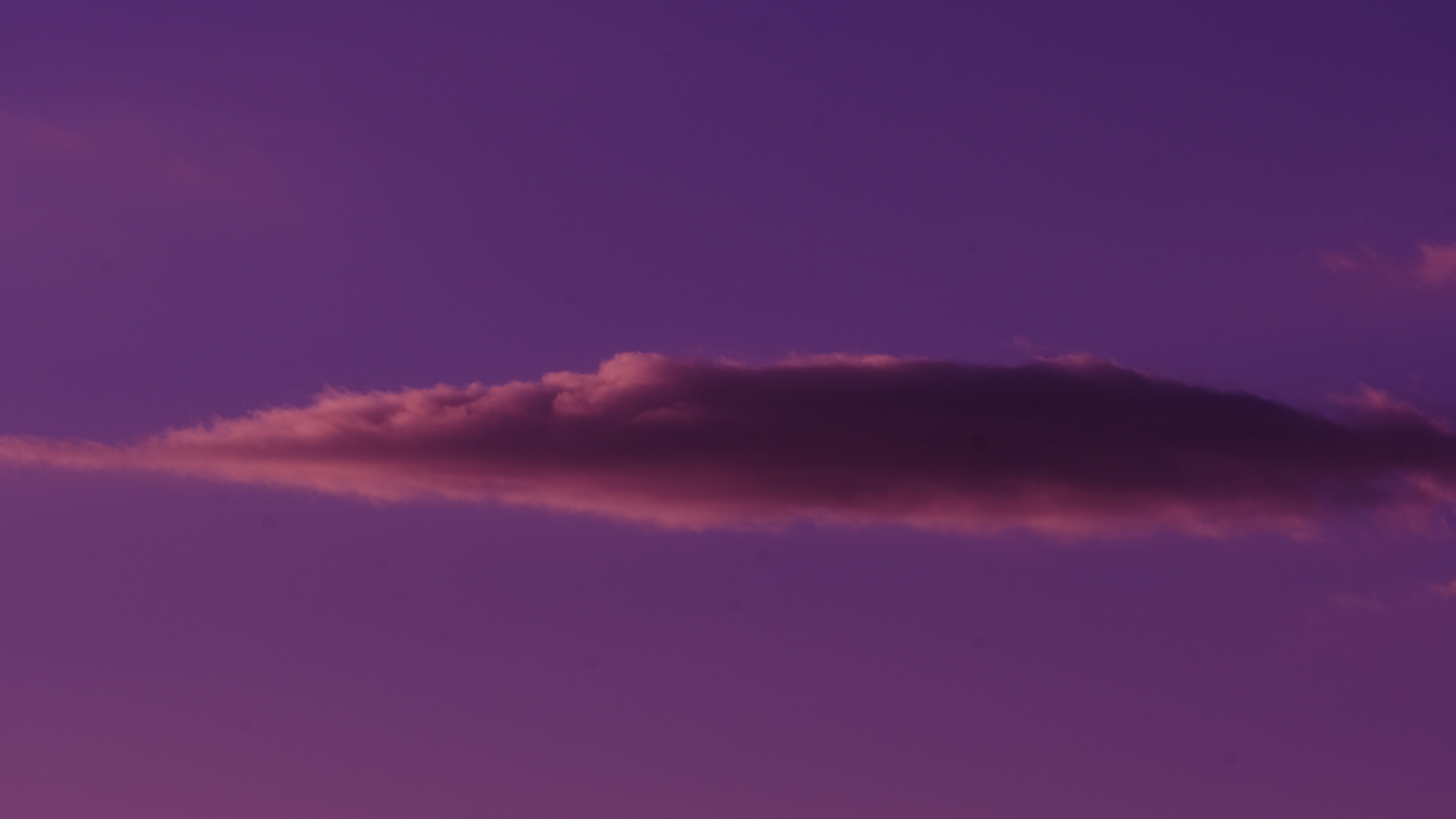 Violet Dusk: One Cloud Across a Velvet Sky