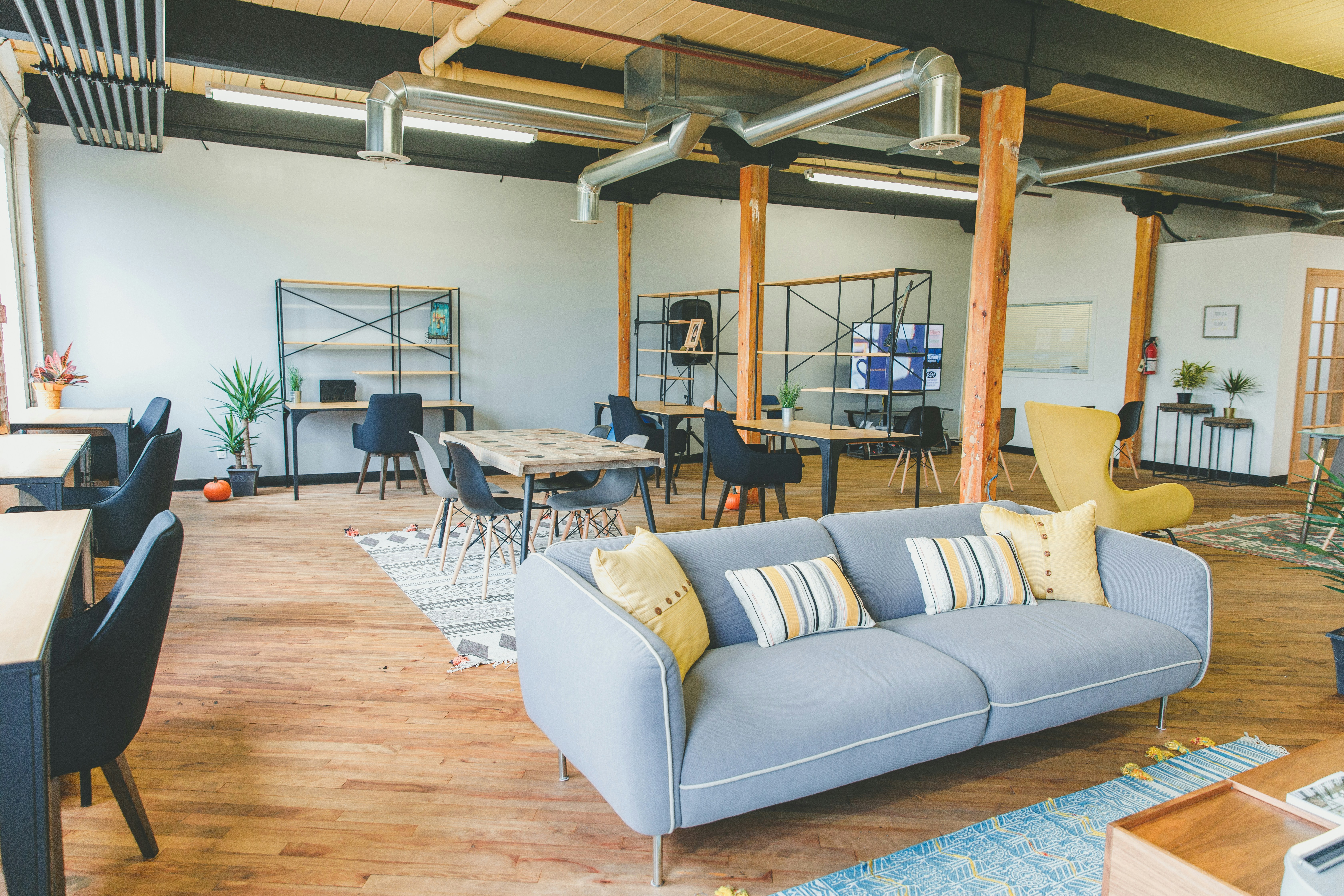 La compra de locales comerciales a pie de calle para su transformación ...