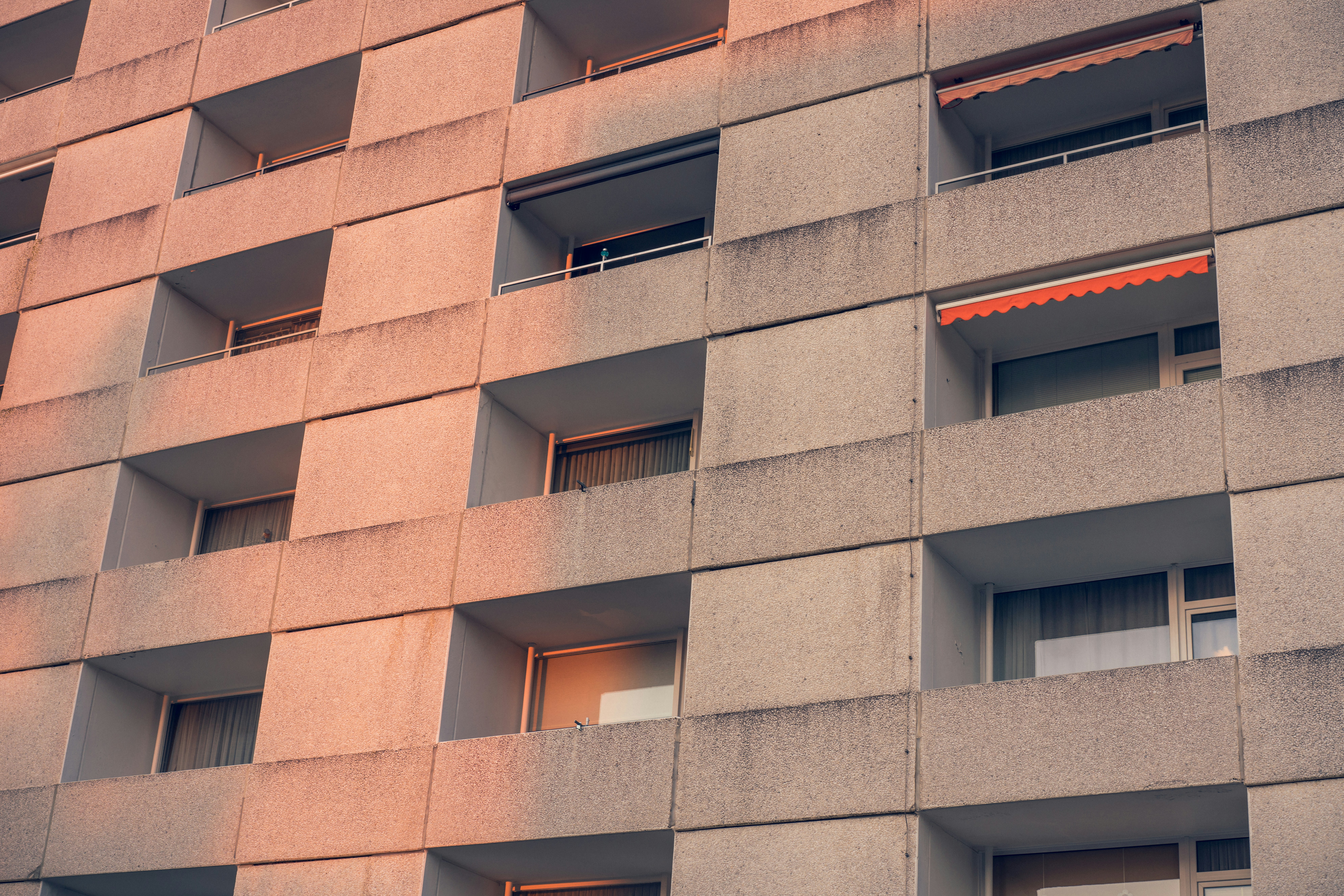 Gray concrete high-rise building photo – Free Building Image on Unsplash