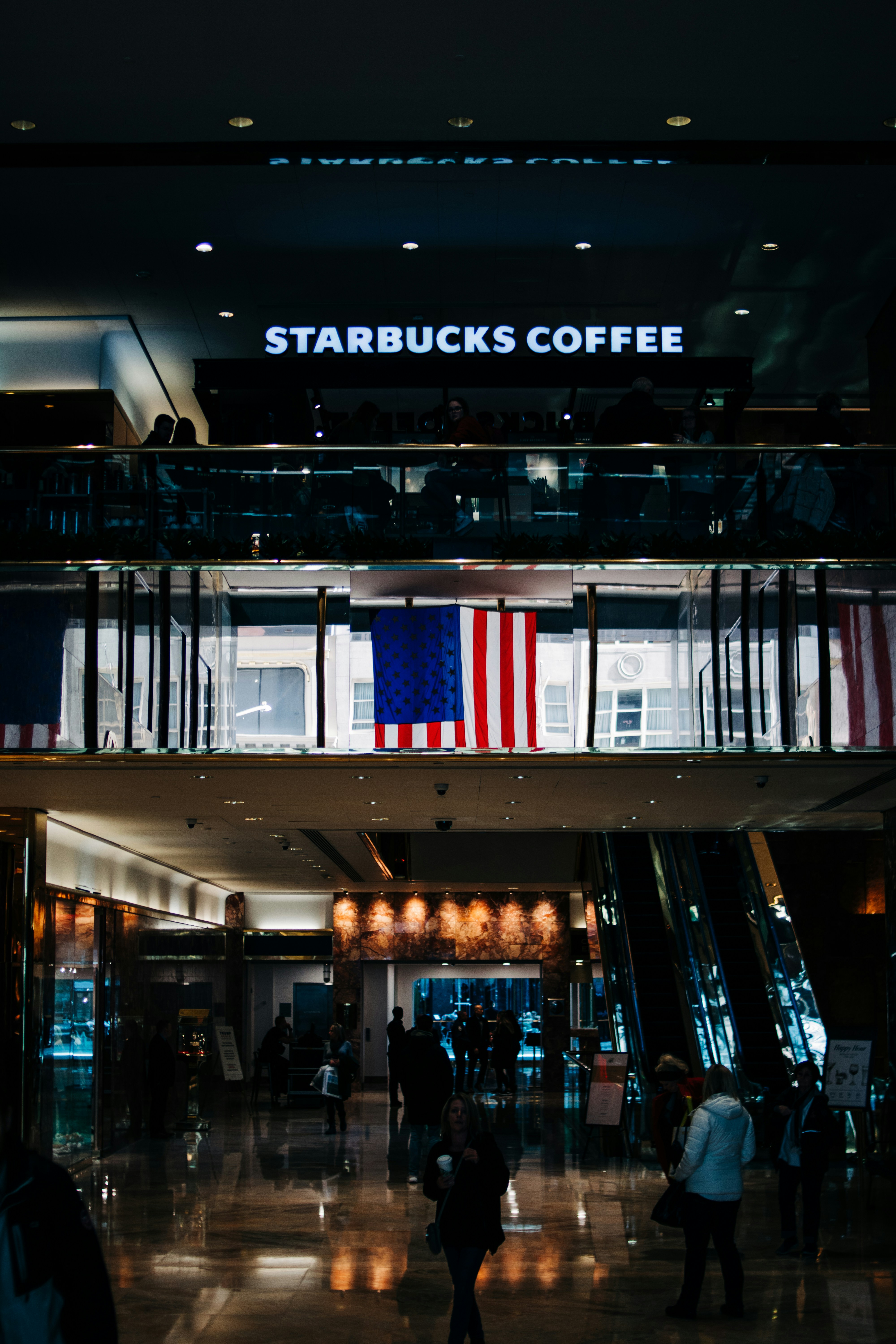 Starbucks Coffee photo at night photo – Free New york Image on Unsplash