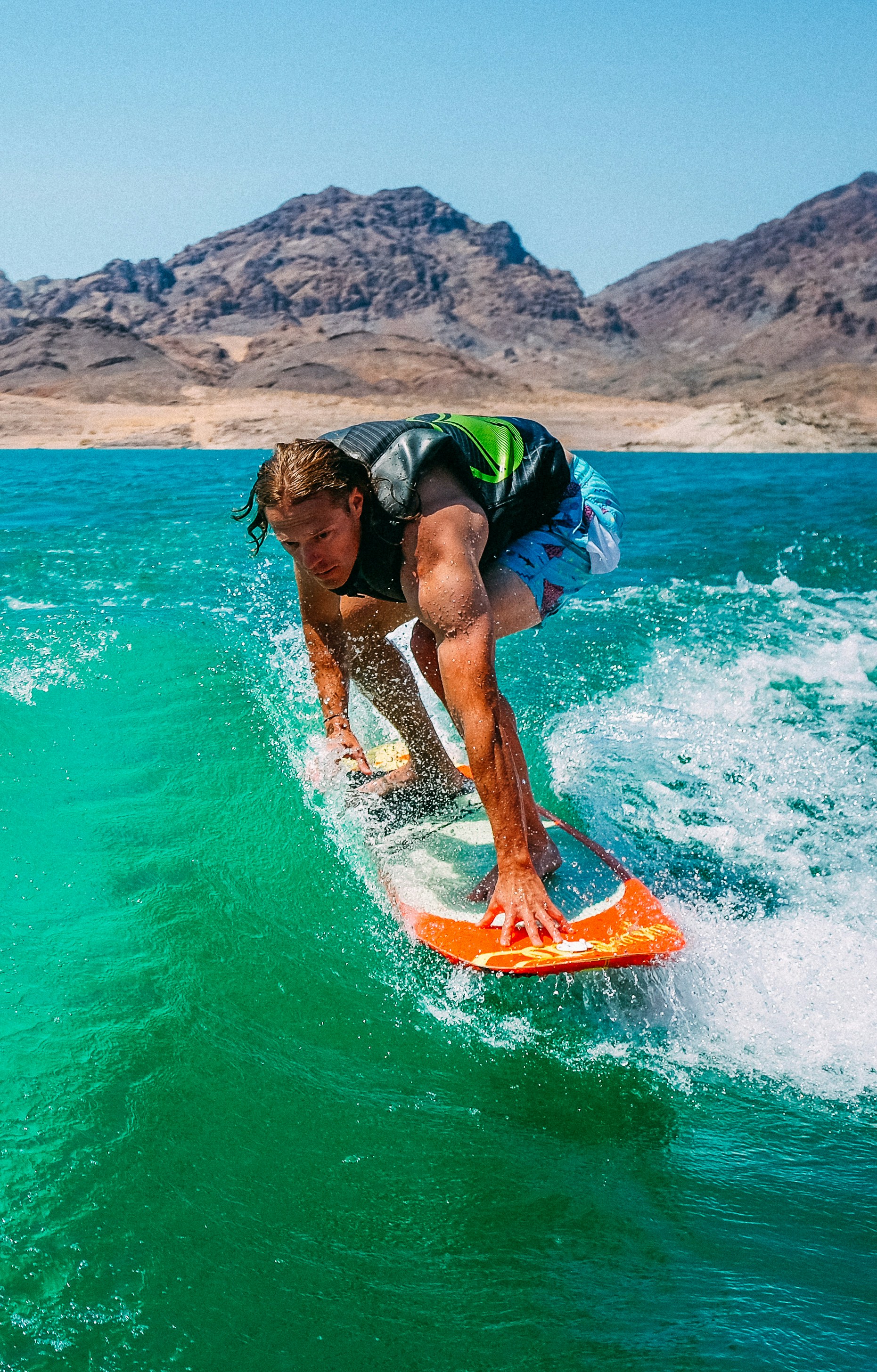 Hombre surfeando durante el día foto – Imagen de Lago Mead gratuita en ...