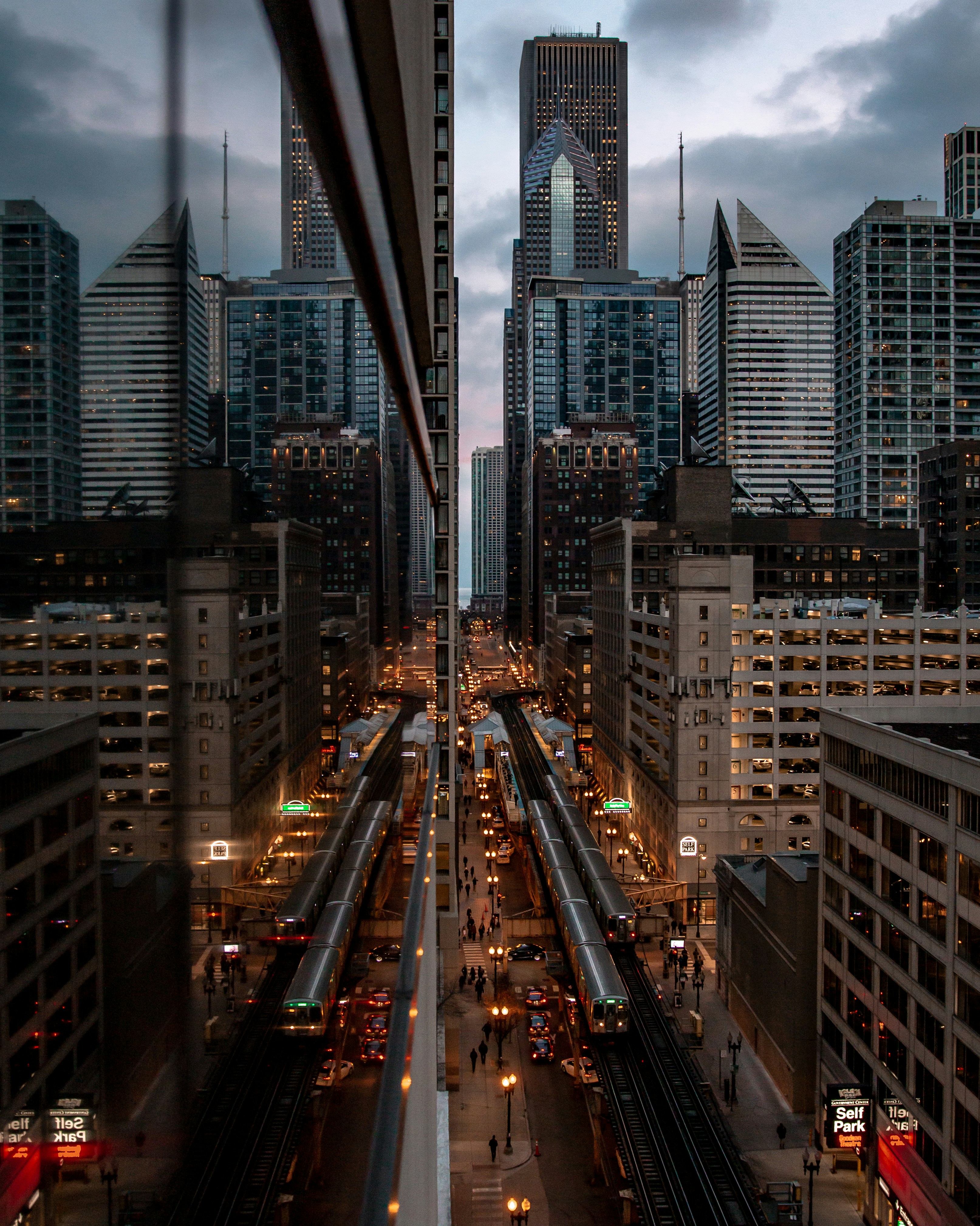 Edificio de gran altura foto – Imagen de Edificio gratuita en Unsplash
