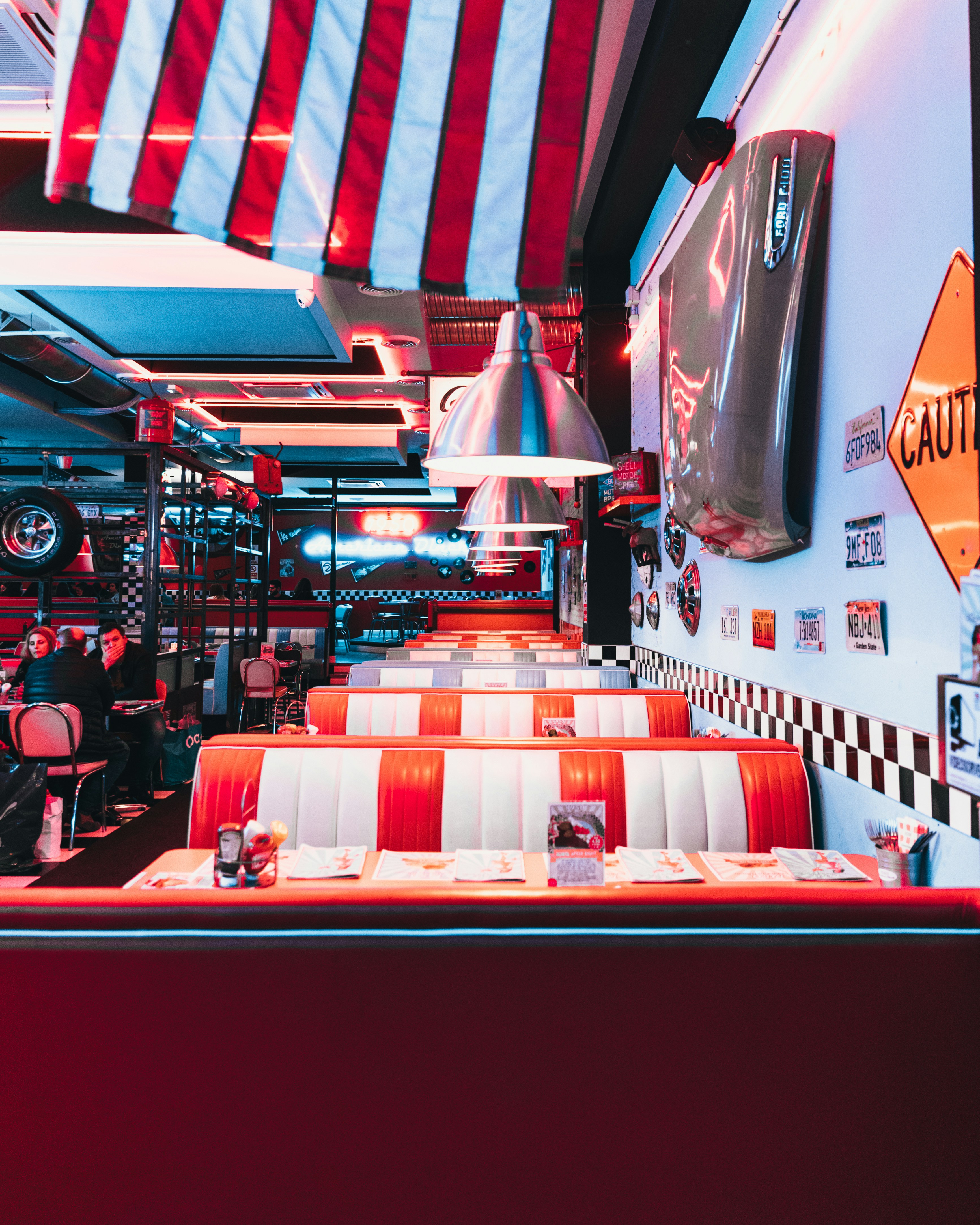 Colouring Success: A Guide to Use Restaurant Colour Schemes Effectively for