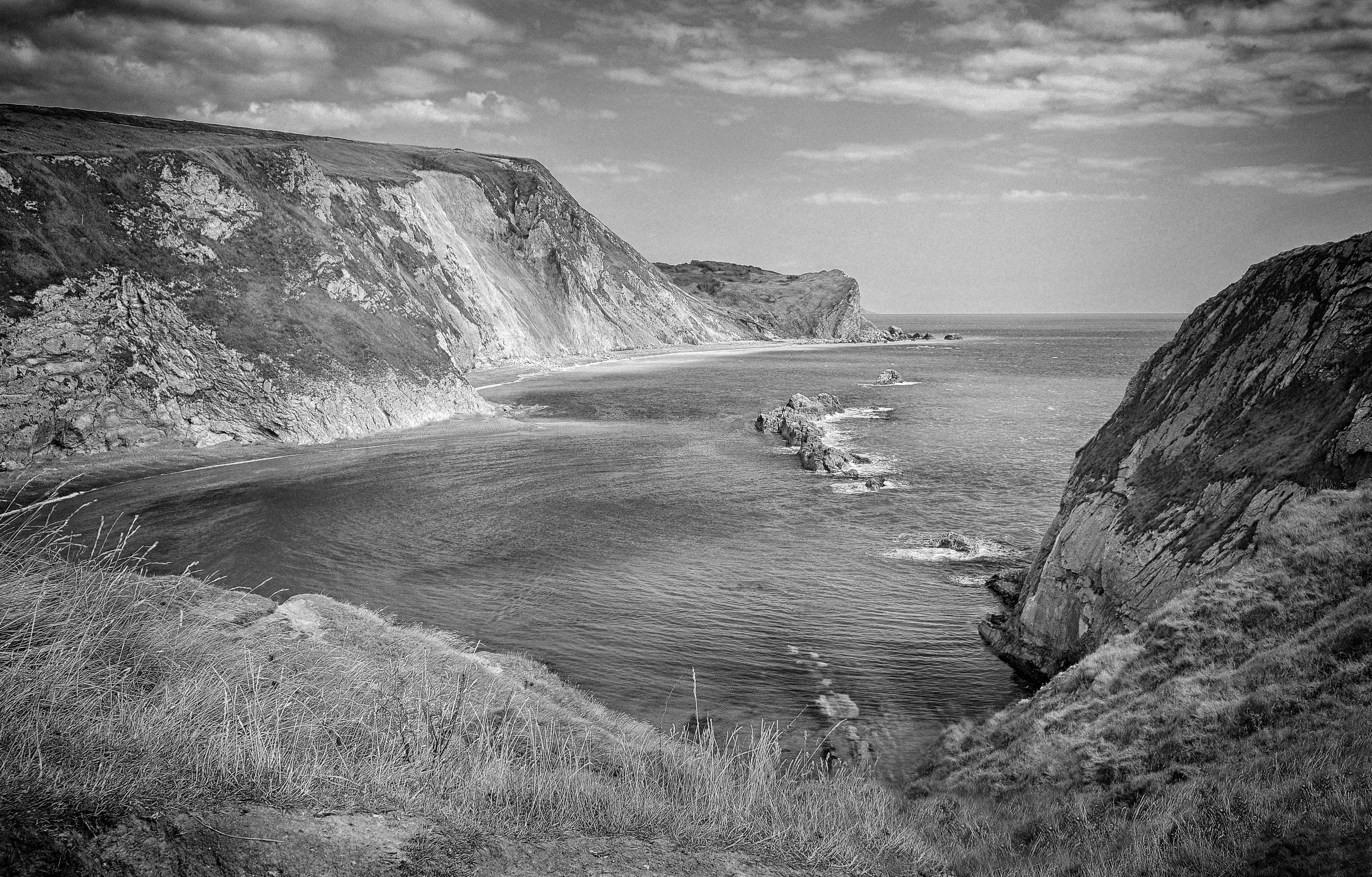 Grayscale photography of cliffs photo – Free Grey Image on Unsplash