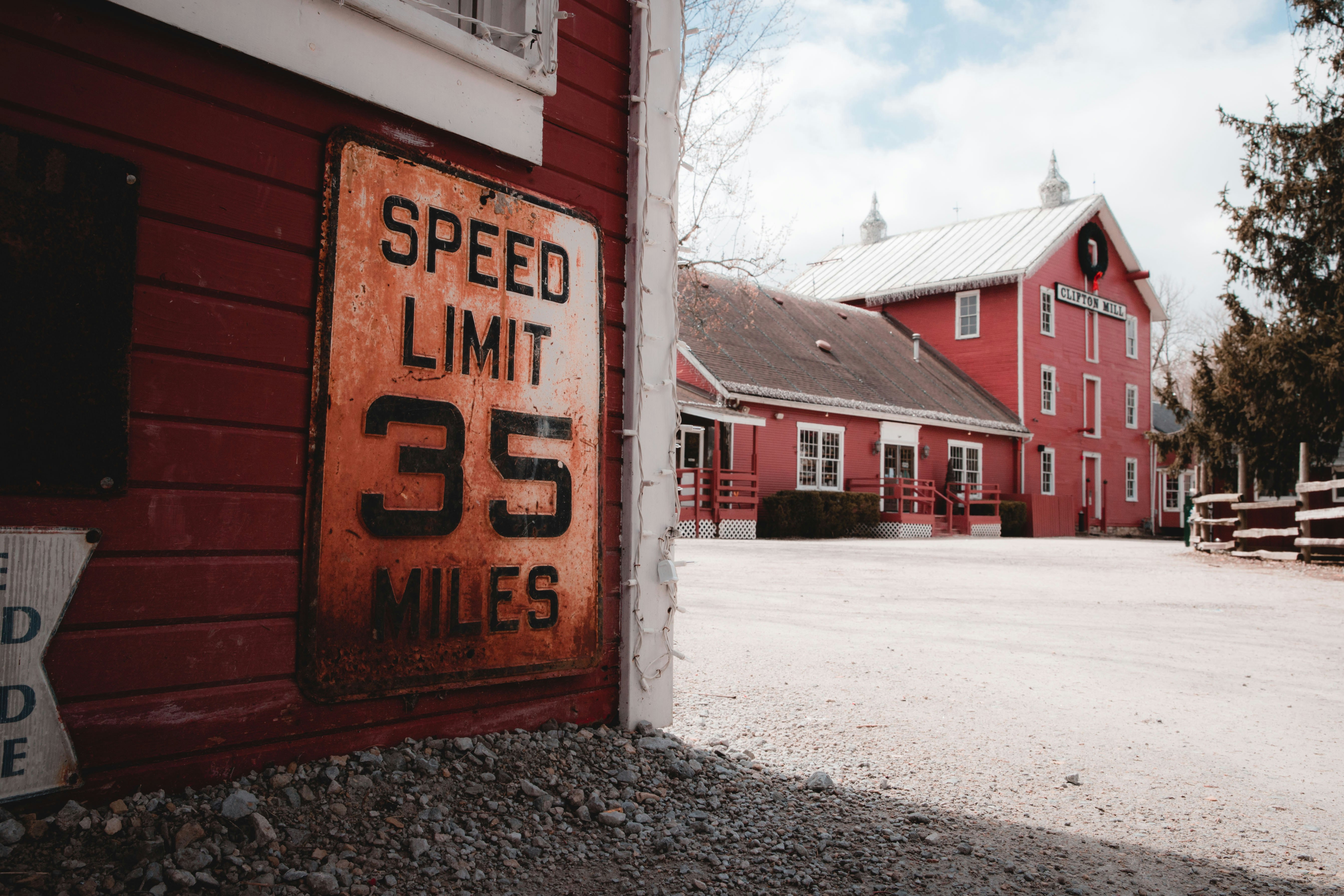 Speed limit 35 miles sign photo – Free Building Image on Unsplash