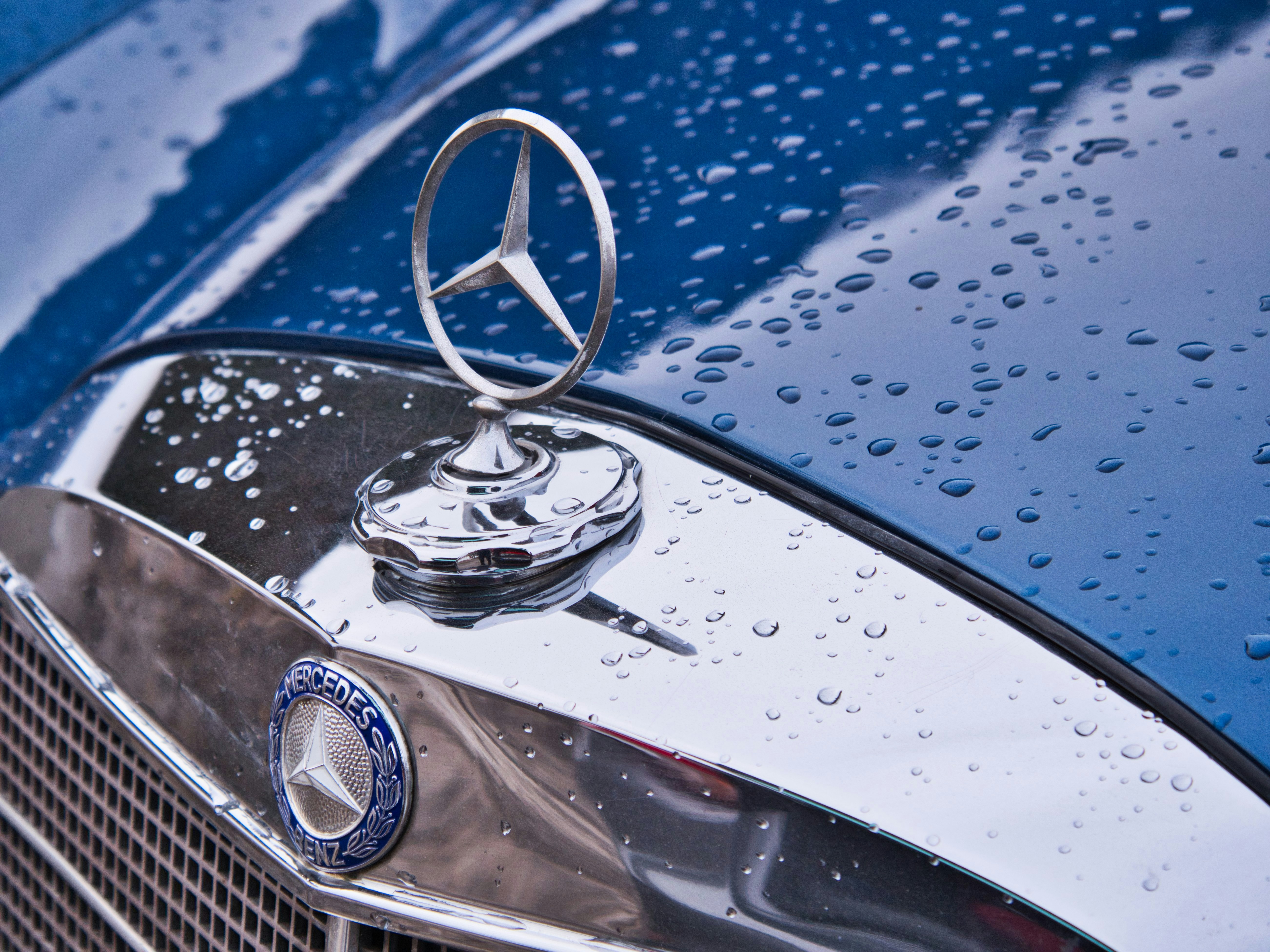 Blue classic Mercedes-Benz car bonnet photo – Free Historic car Image ...