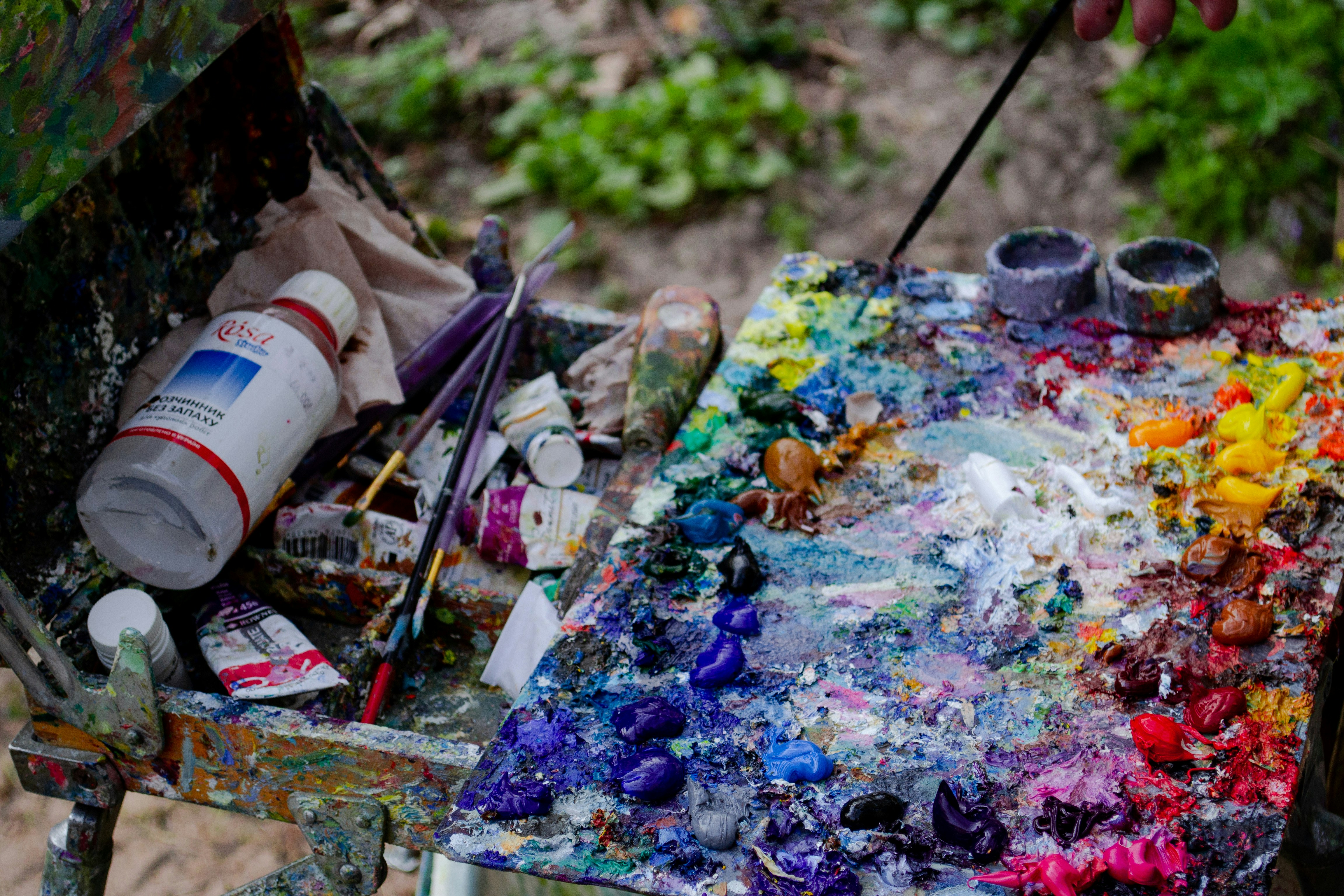 Color Mischief on a Rustic Table: An Outdoor Palette Session