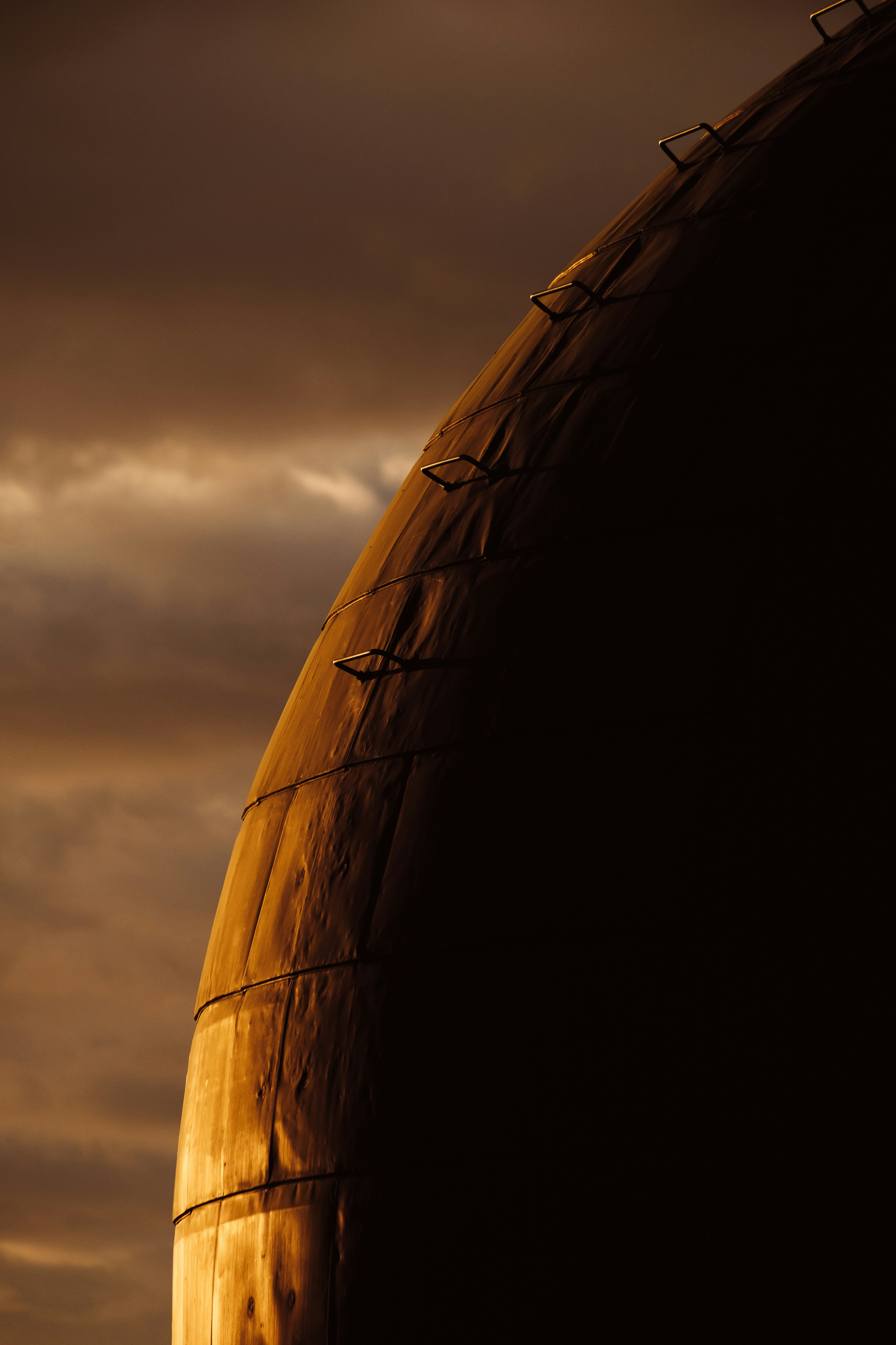 The light hitting the observatory dome at the Griffith observatory was incredible.
