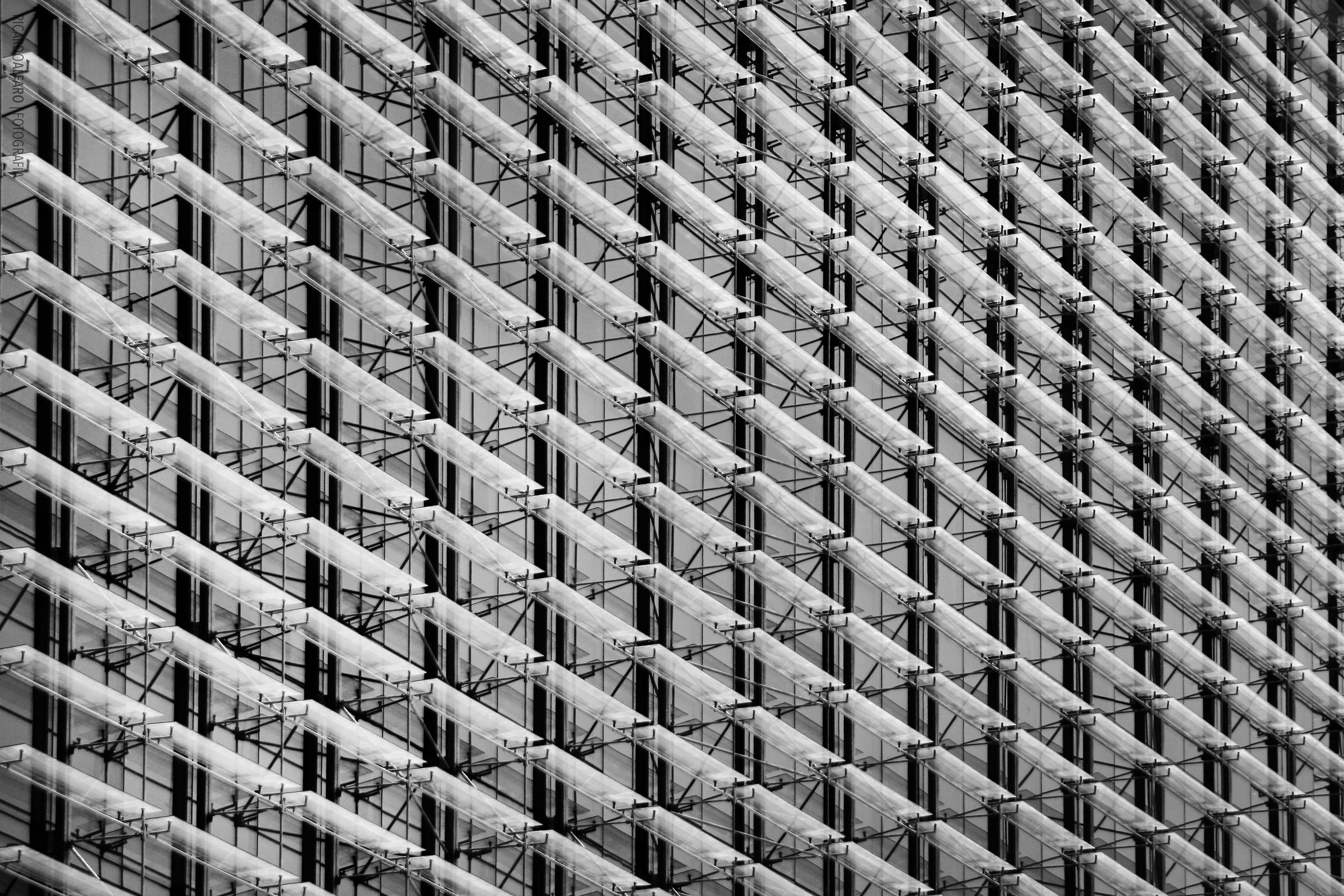 Gray building trusses photo – Free Grey Image on Unsplash