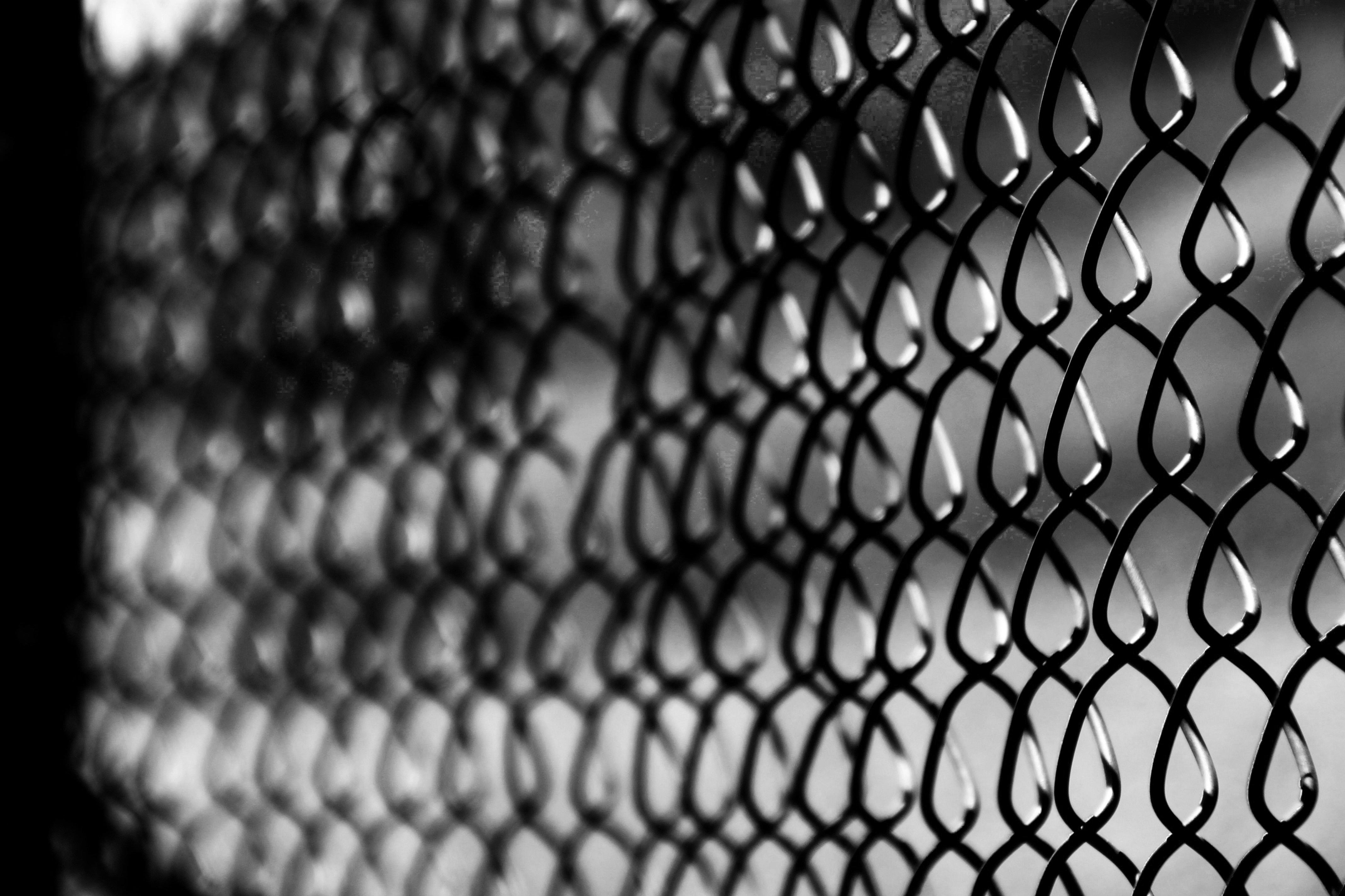 Gray cyclone fence on focus photography photo – Free Rail Image on Unsplash