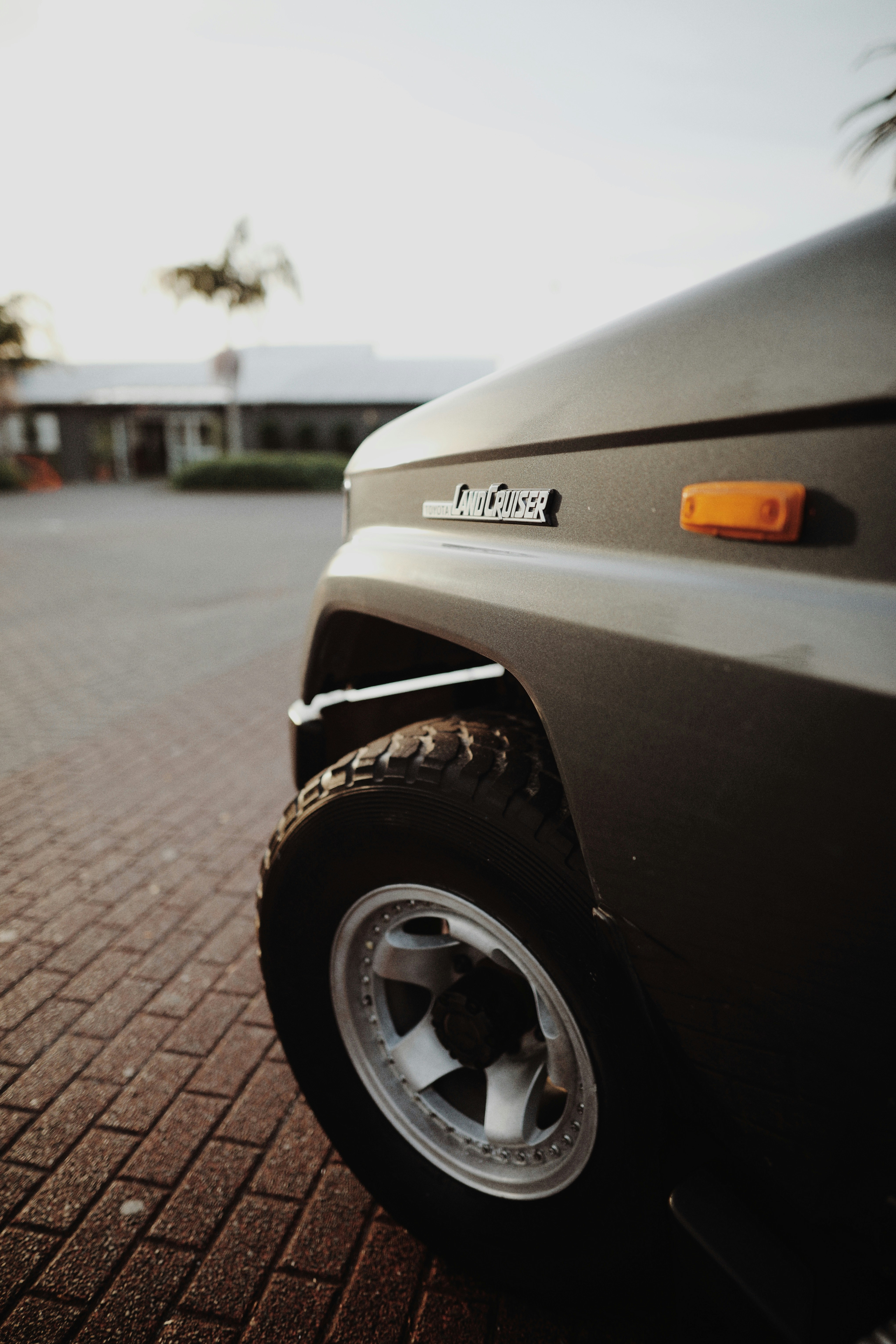 Grey vehicle photo – Free Automobile Image on Unsplash