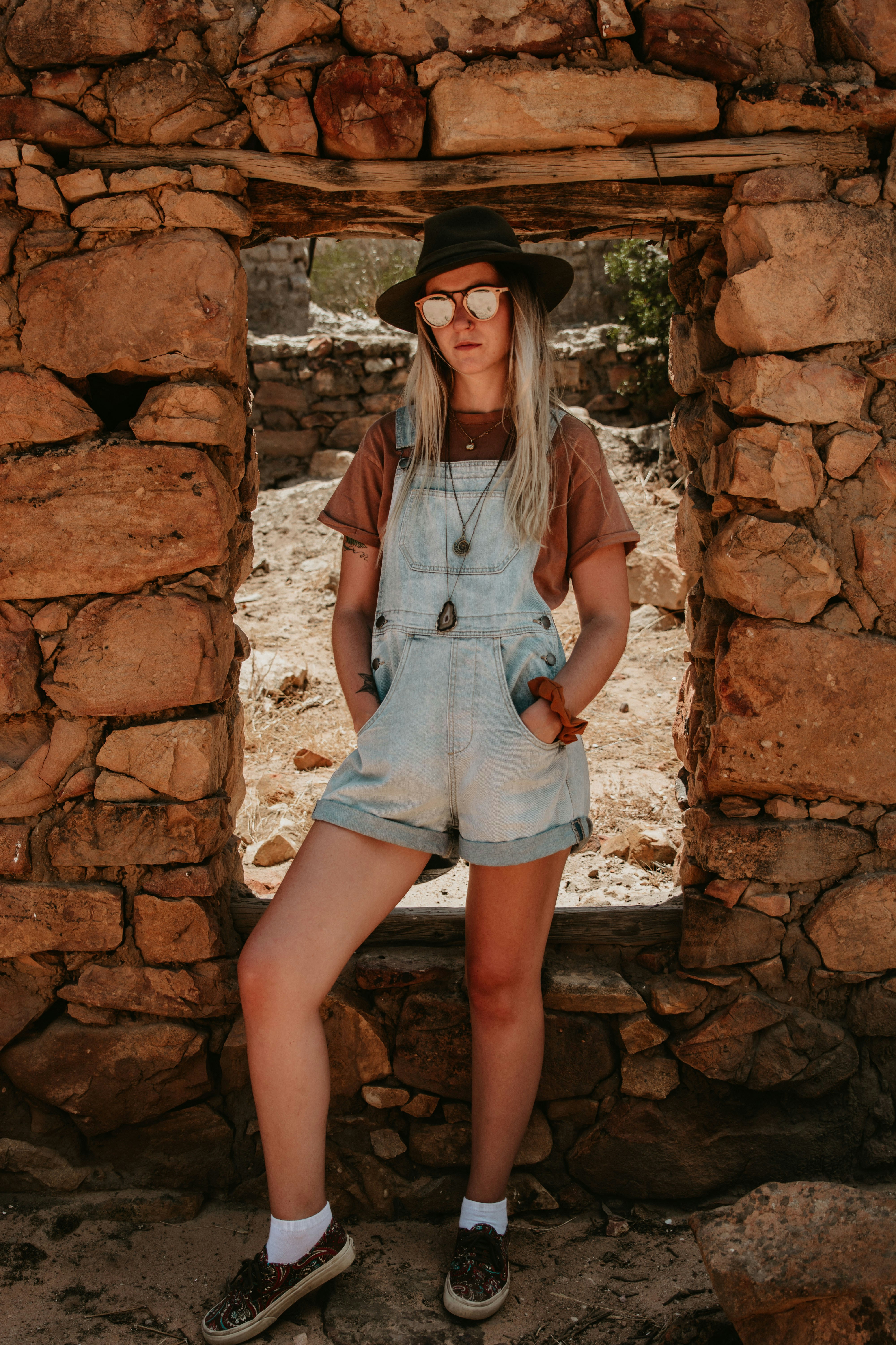 Unknown person standing indoors photo – Free Brown Image on Unsplash