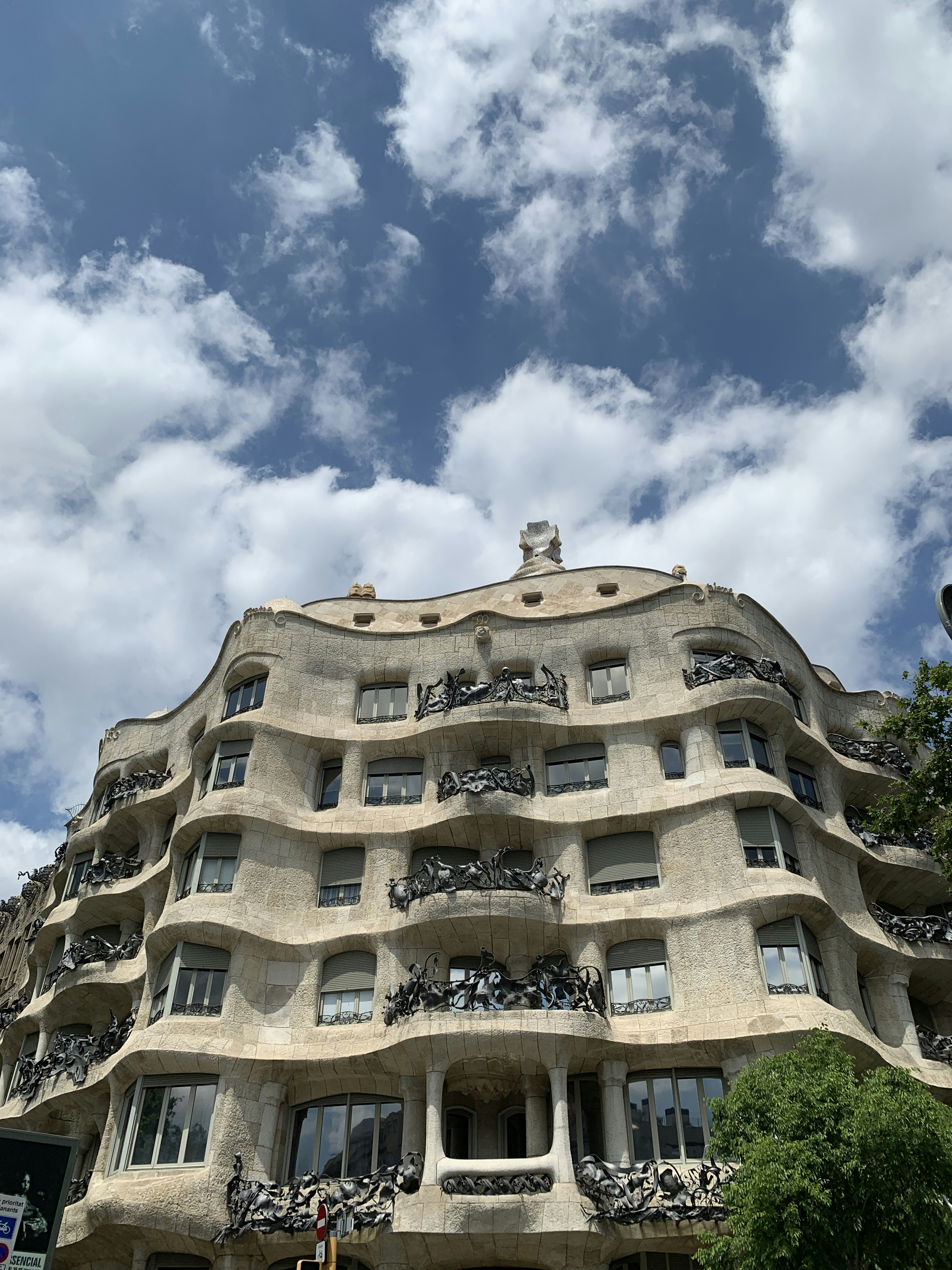 Casa Batlló: The Wavy Facade Soaring Under a Bright Barcelona Sky
