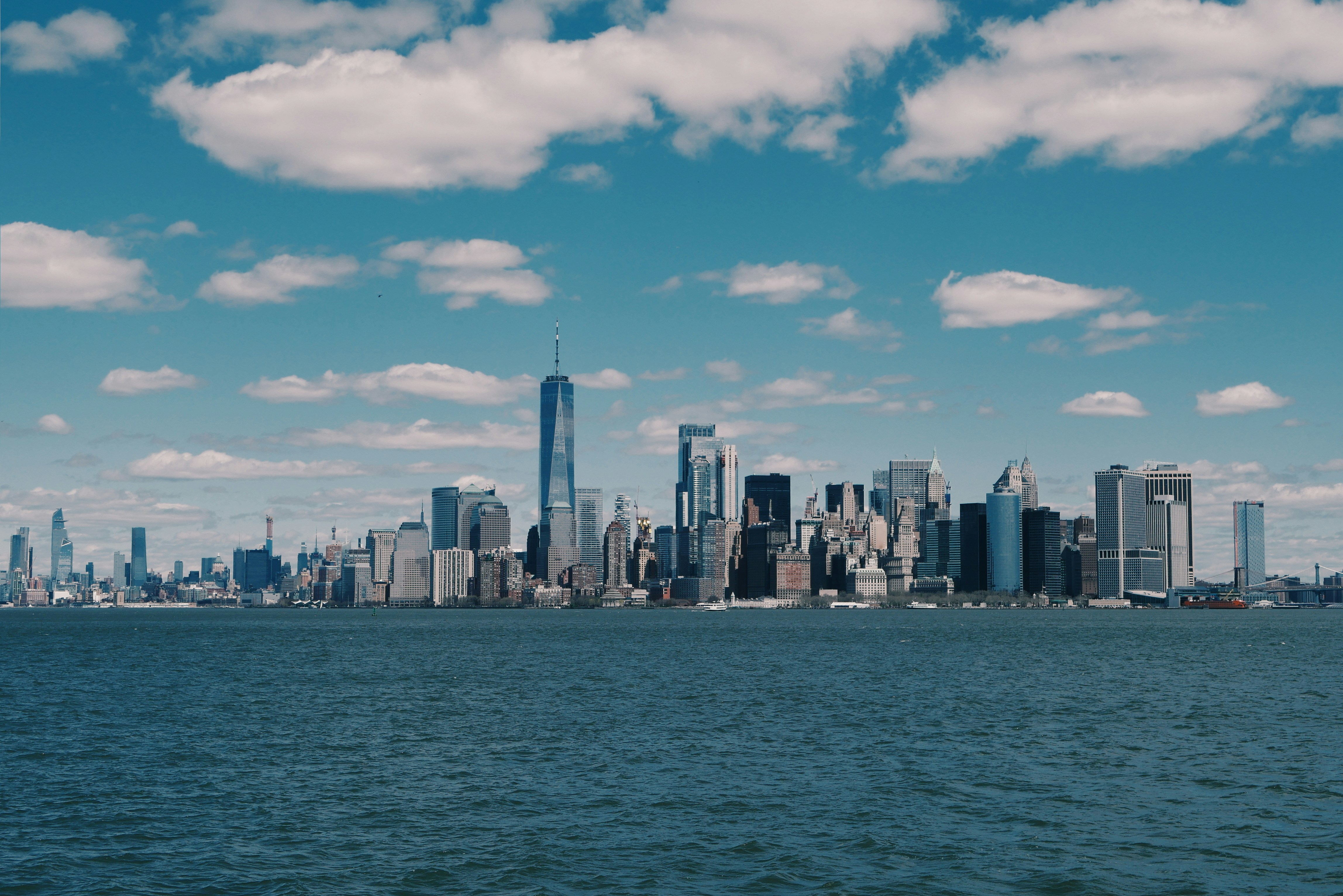 Buildings near ocean photo – Free City Image on Unsplash