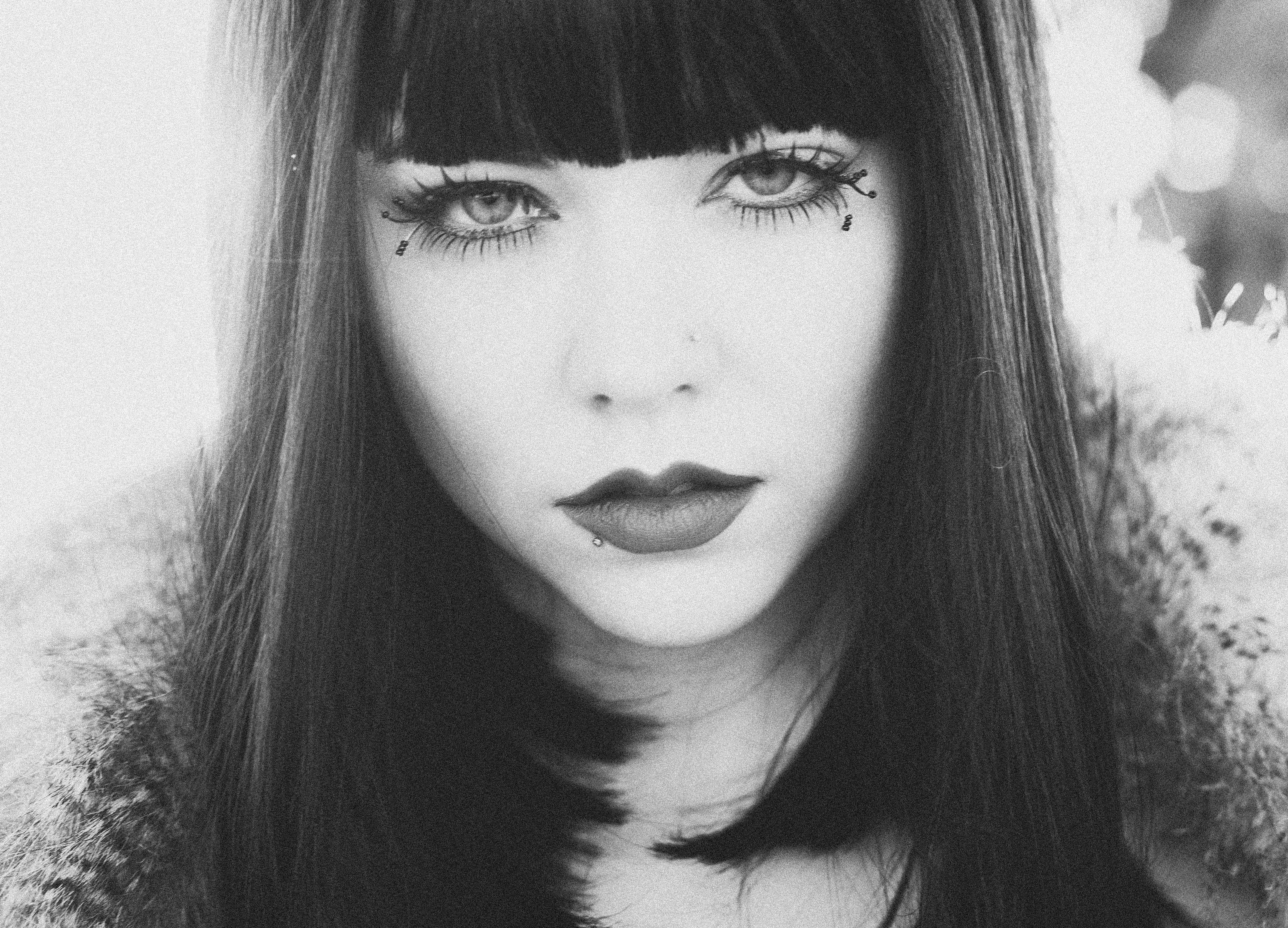 Grayscale portrait photography of woman photo – Free Grey Image on Unsplash