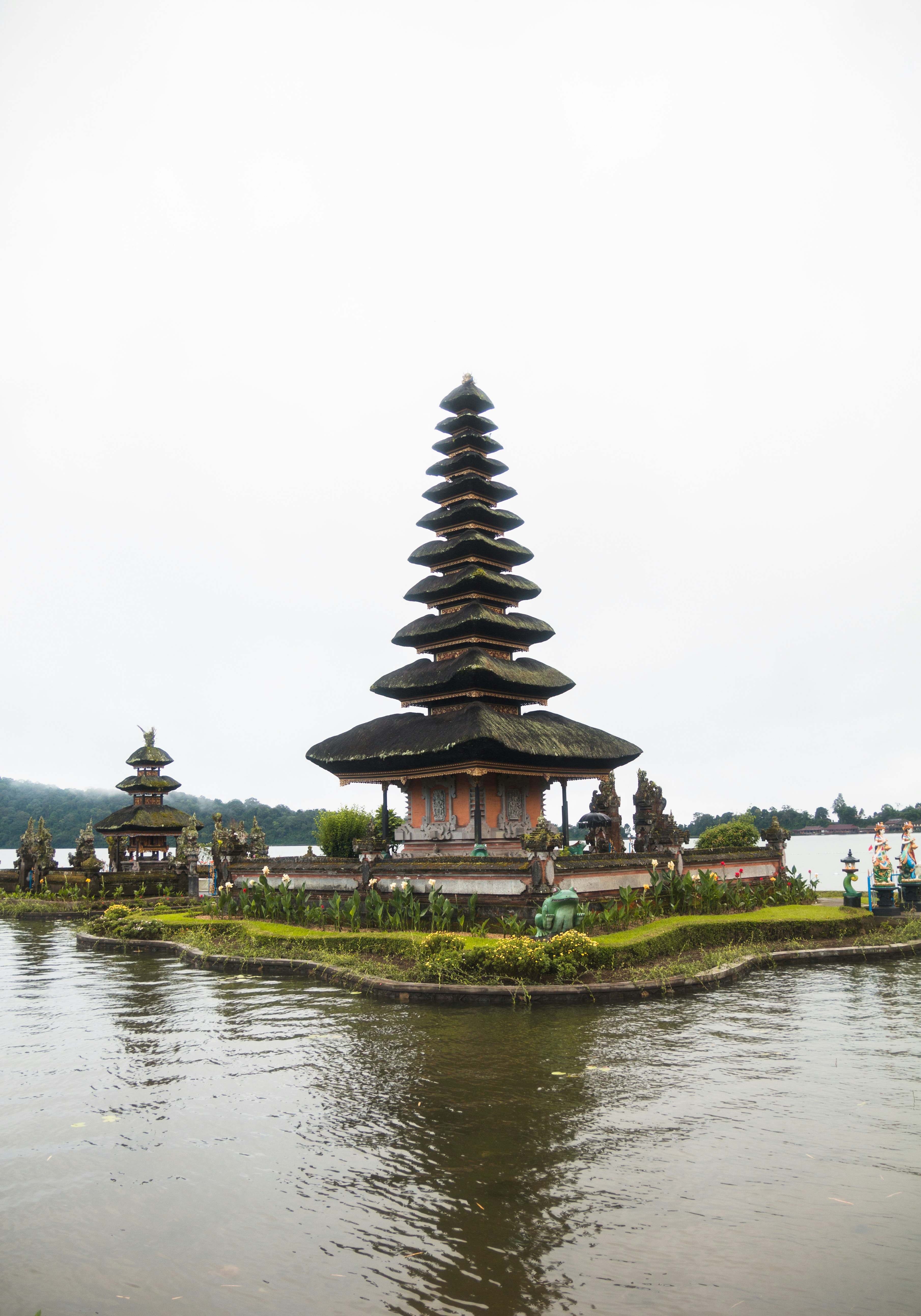 Green temple photo – Free Shrine Image on Unsplash