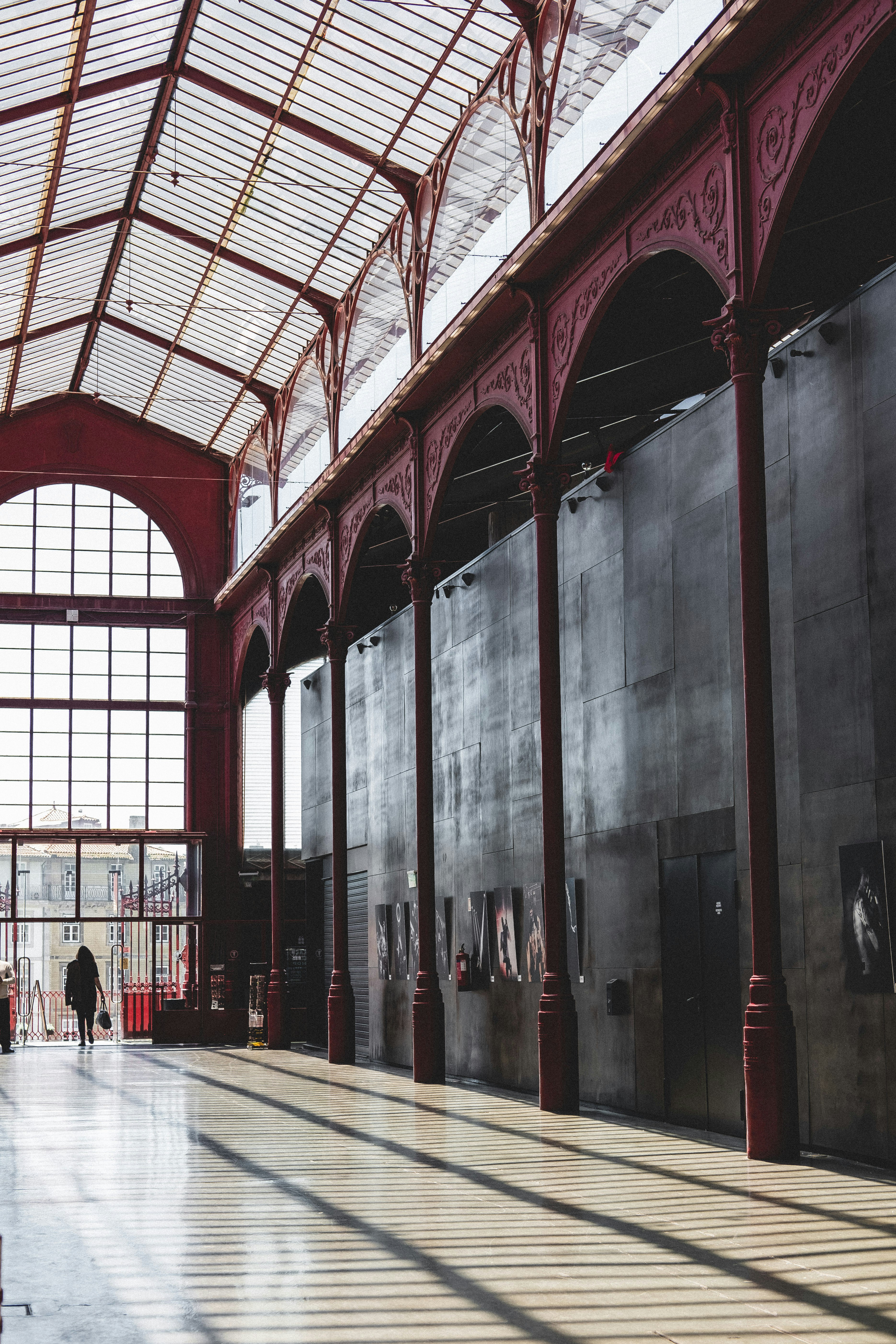 Person walking inside building photo – Free Porto Image on Unsplash