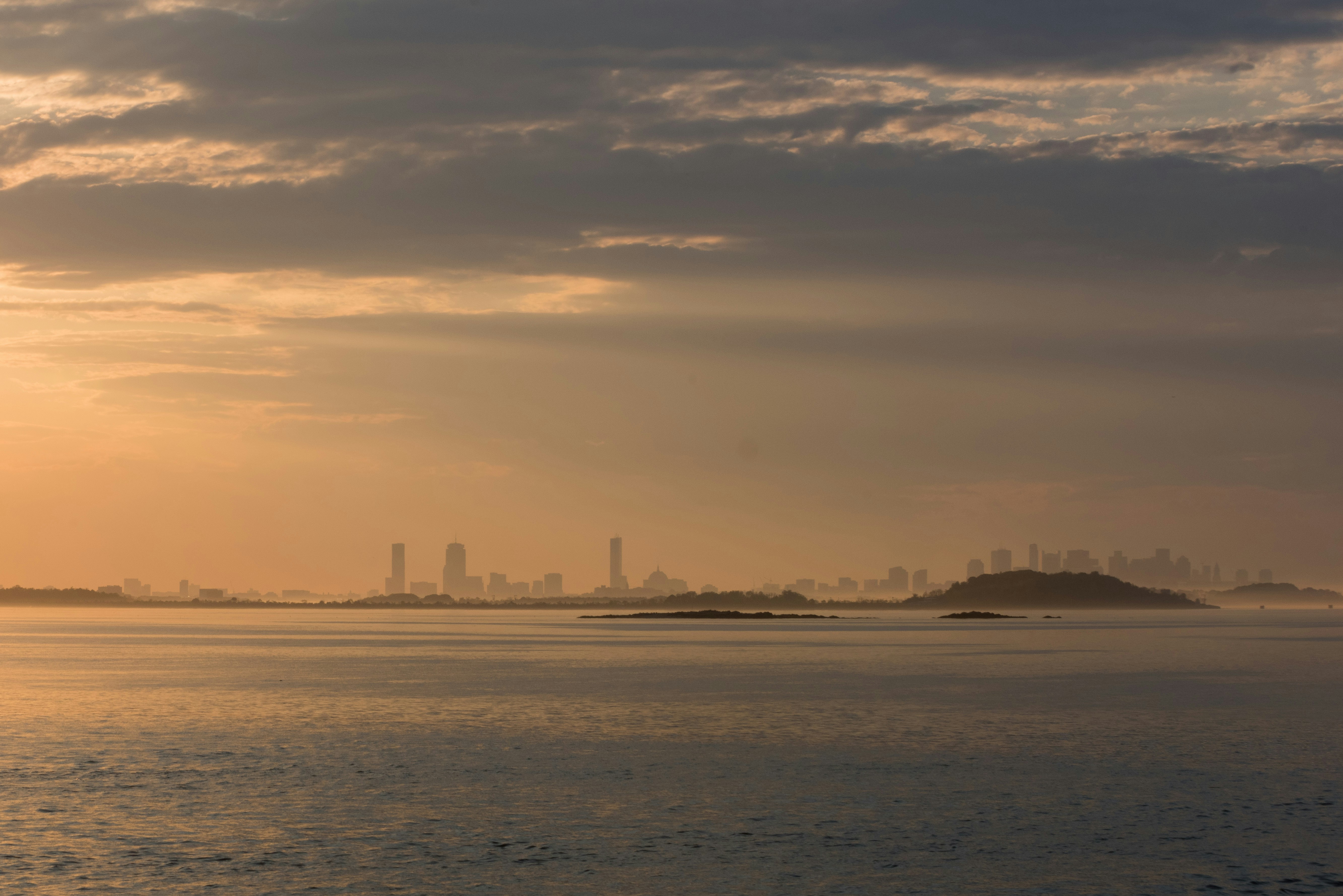 Ocean and buildings photo – Free Nut island Image on Unsplash