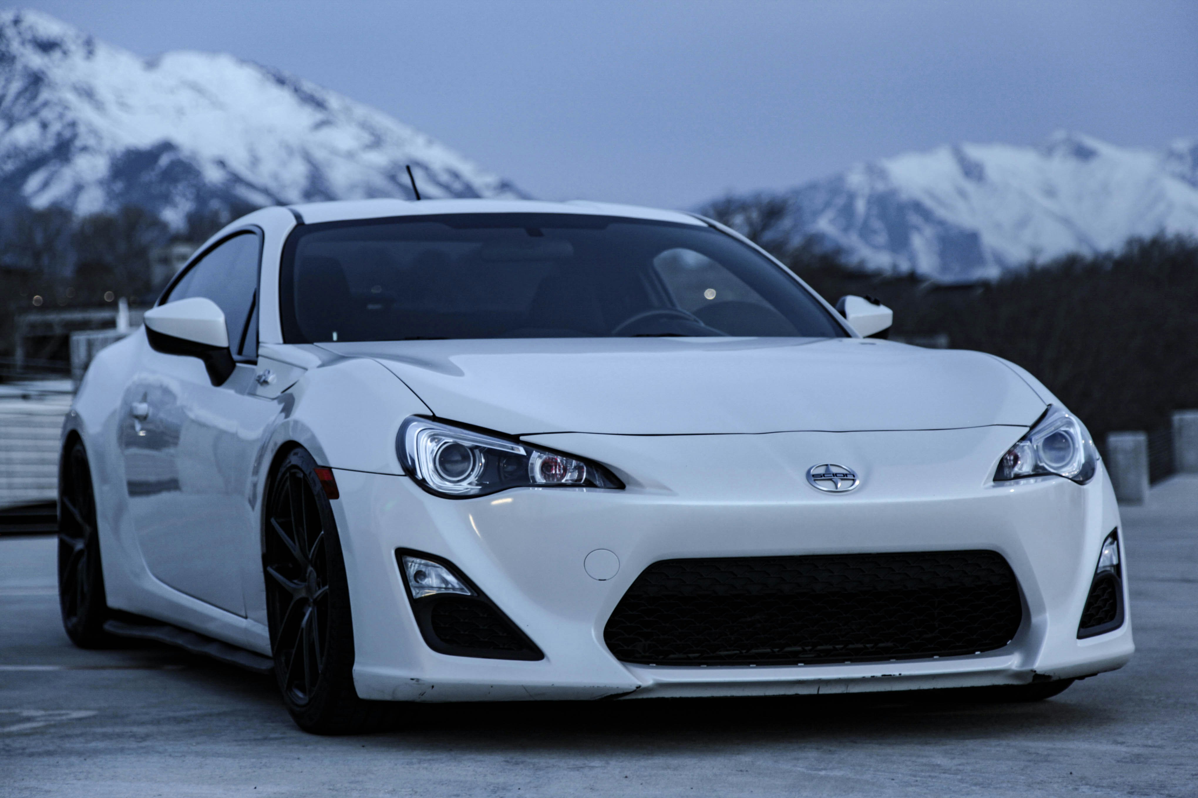 White Scion coupe photo – Free Car Image on Unsplash