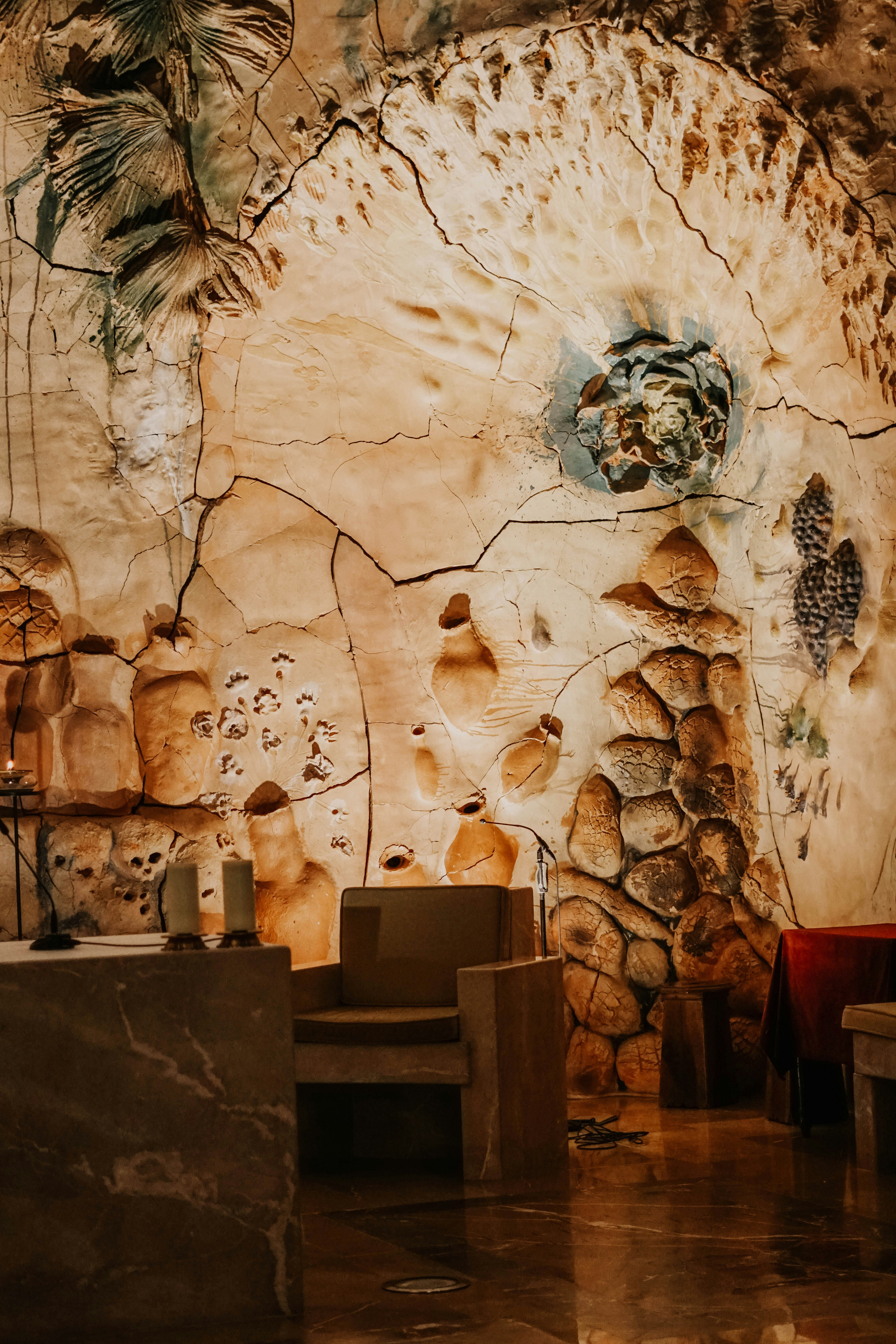 Warmstone Lounge Beneath Carved Rock Walls
