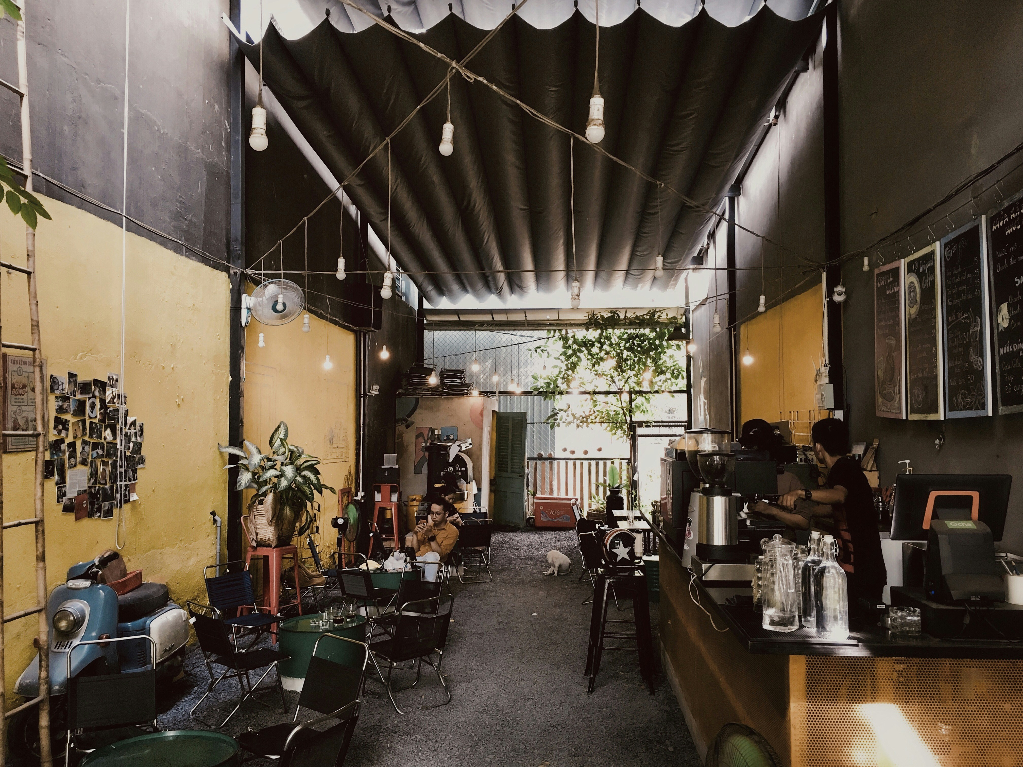No people inside cafe during daytime photo – Free Vietnam Image on Unsplash