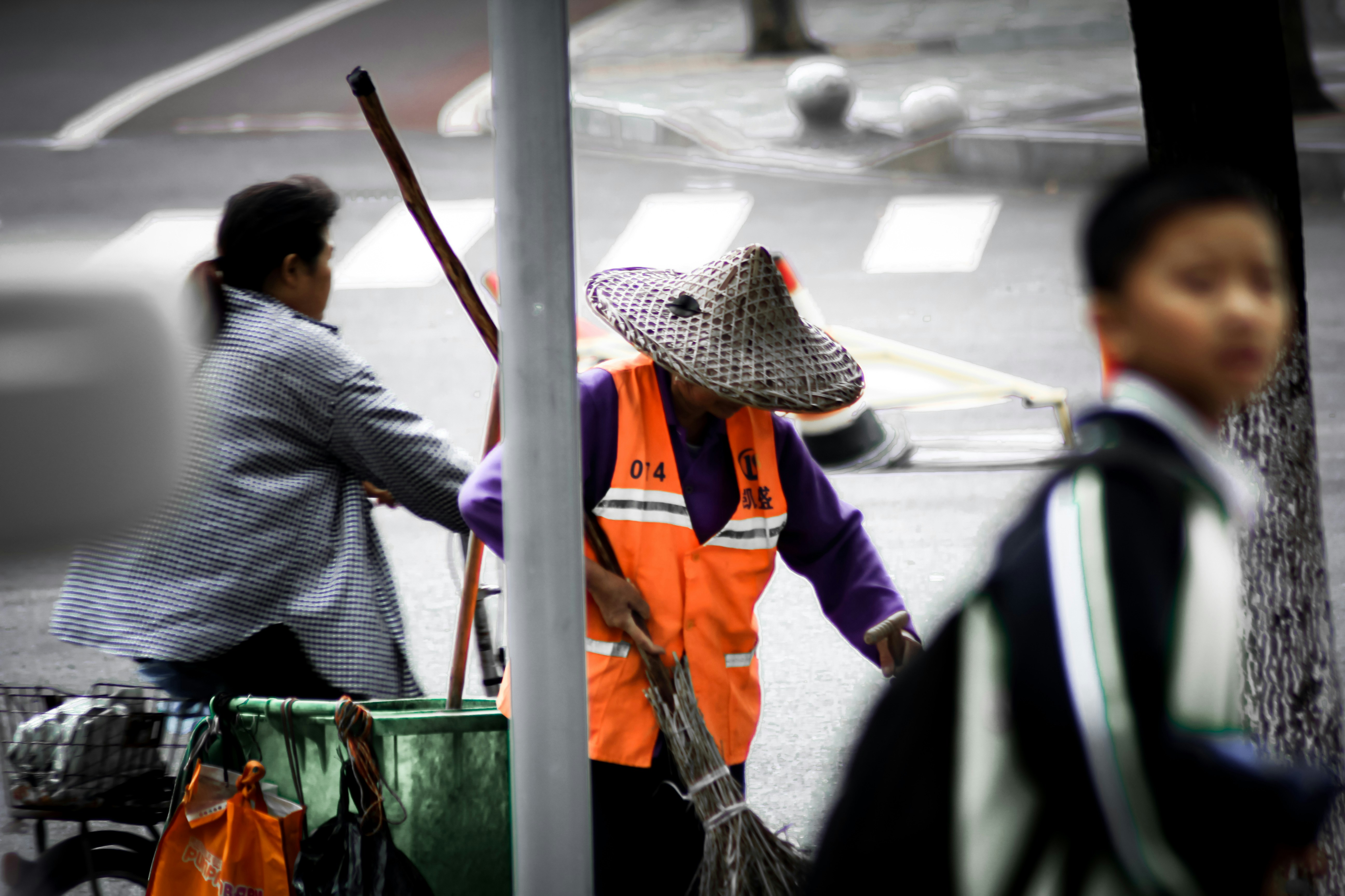 Man wearing orange reflector vest photo – Free Apparel Image on Unsplash
