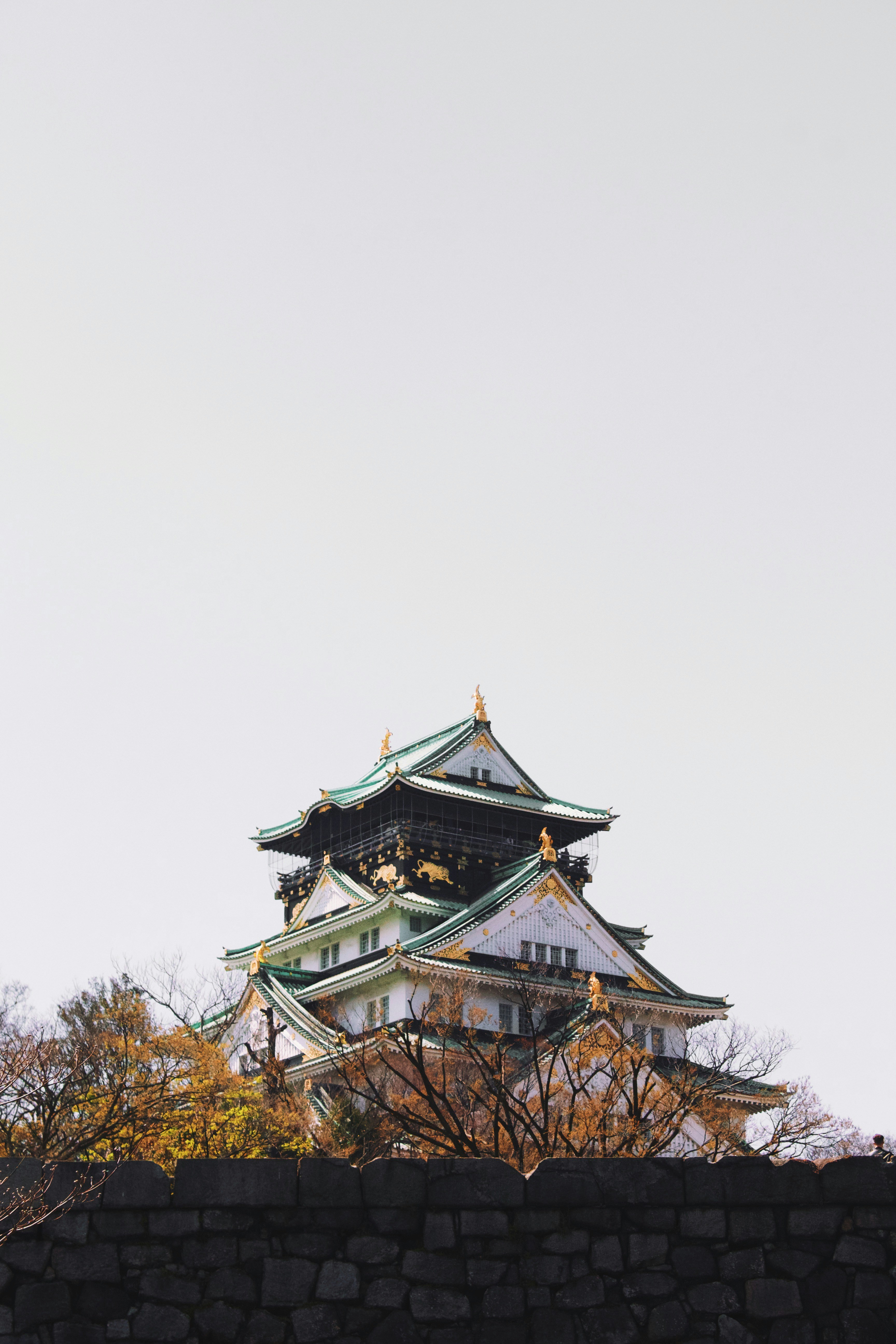 Blue and white pagoda building photo – Free Osaka castle Image on Unsplash