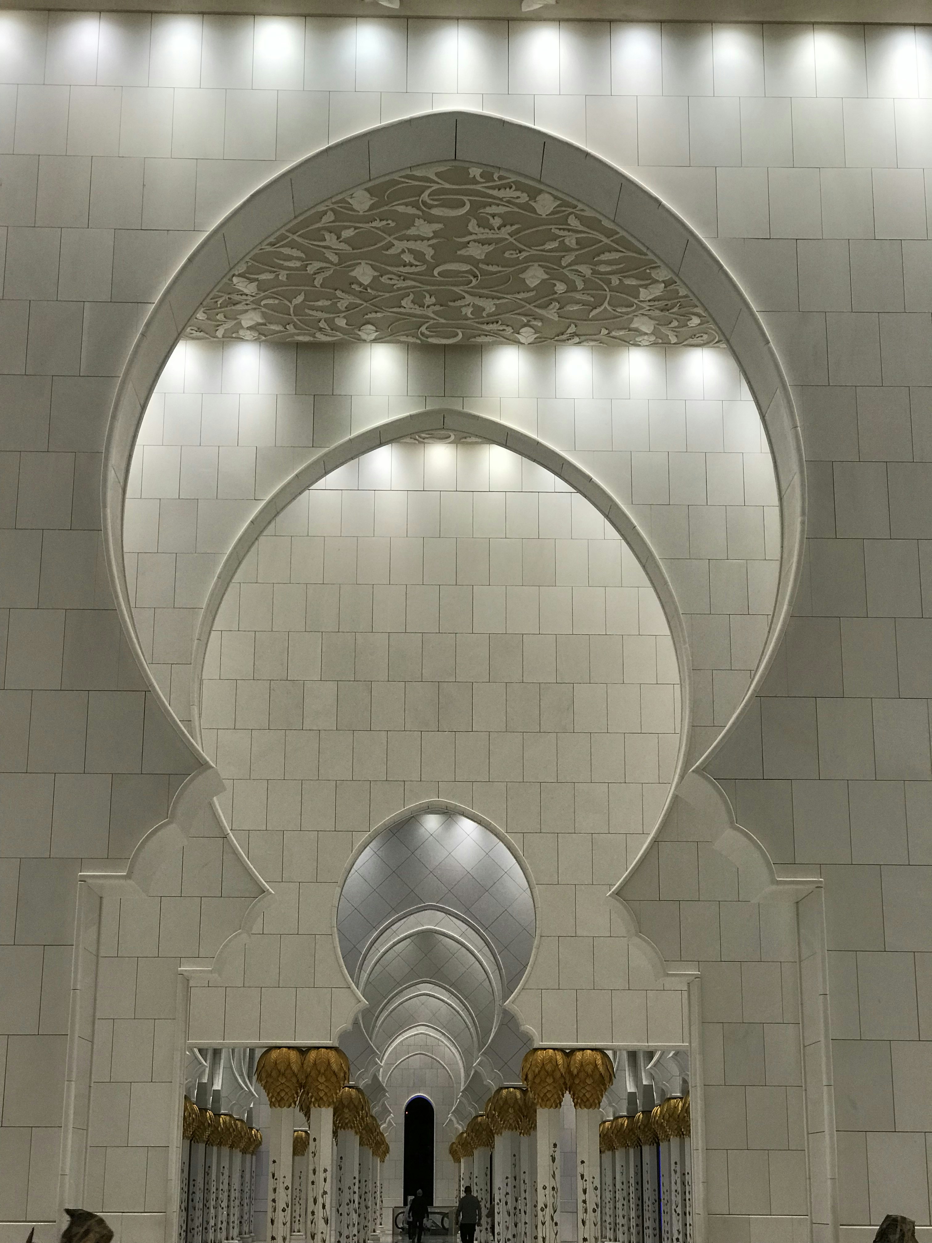 The interior of a large building with a massive ceiling photo – Free ...