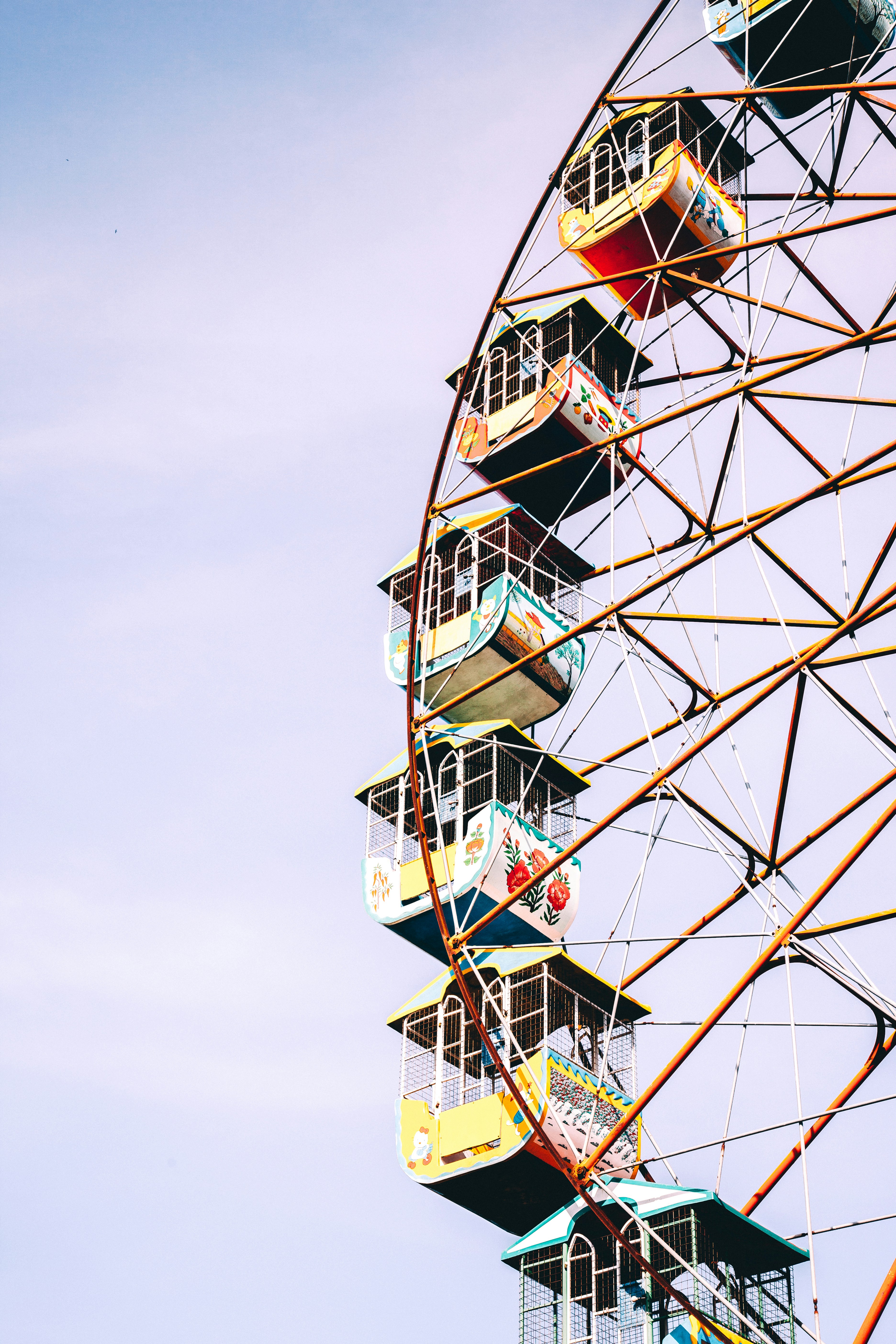 Yellow ferris wheel photo – Free Ferris wheel Image on Unsplash