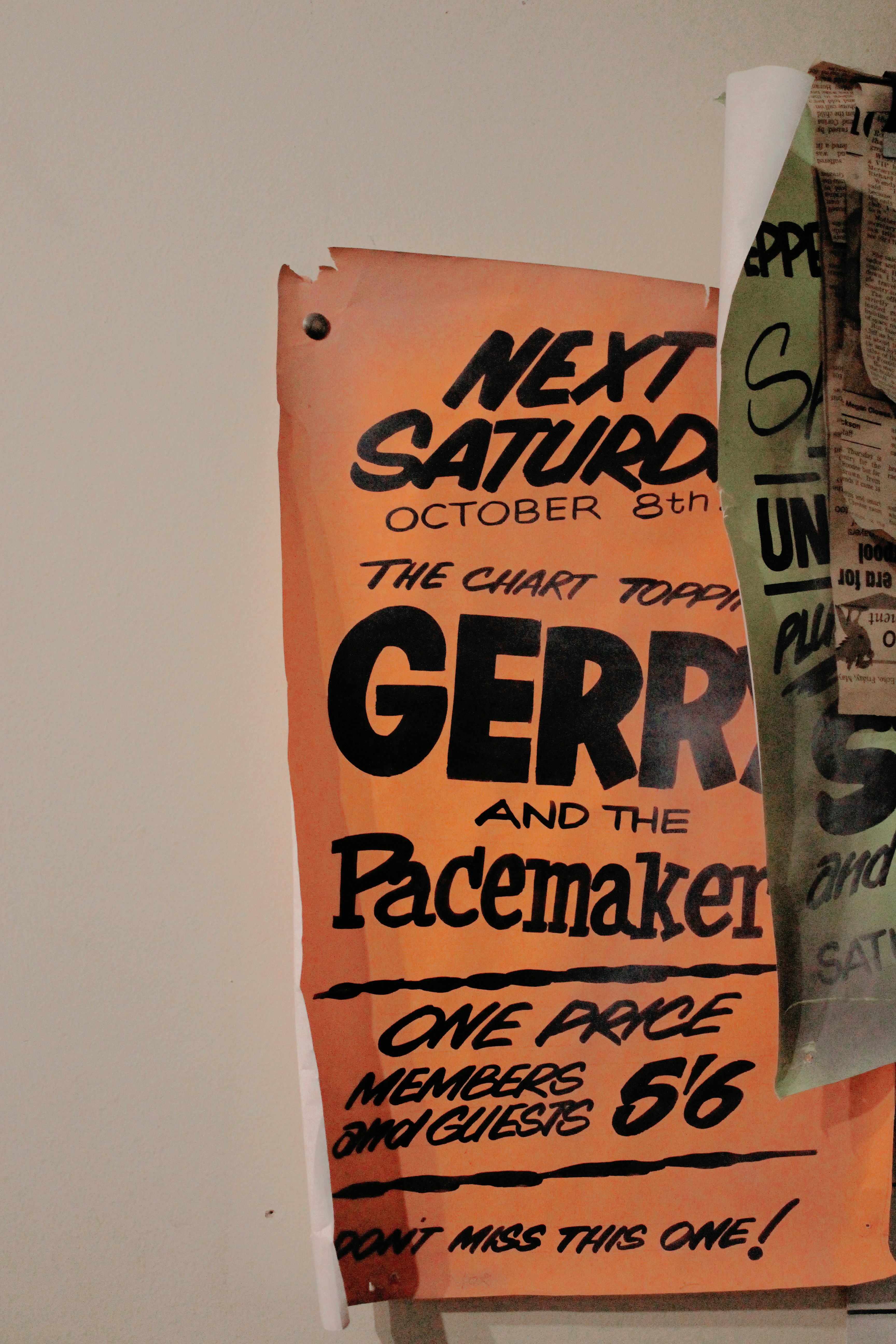 Orange printer paper photo – Free Poster Image on Unsplash