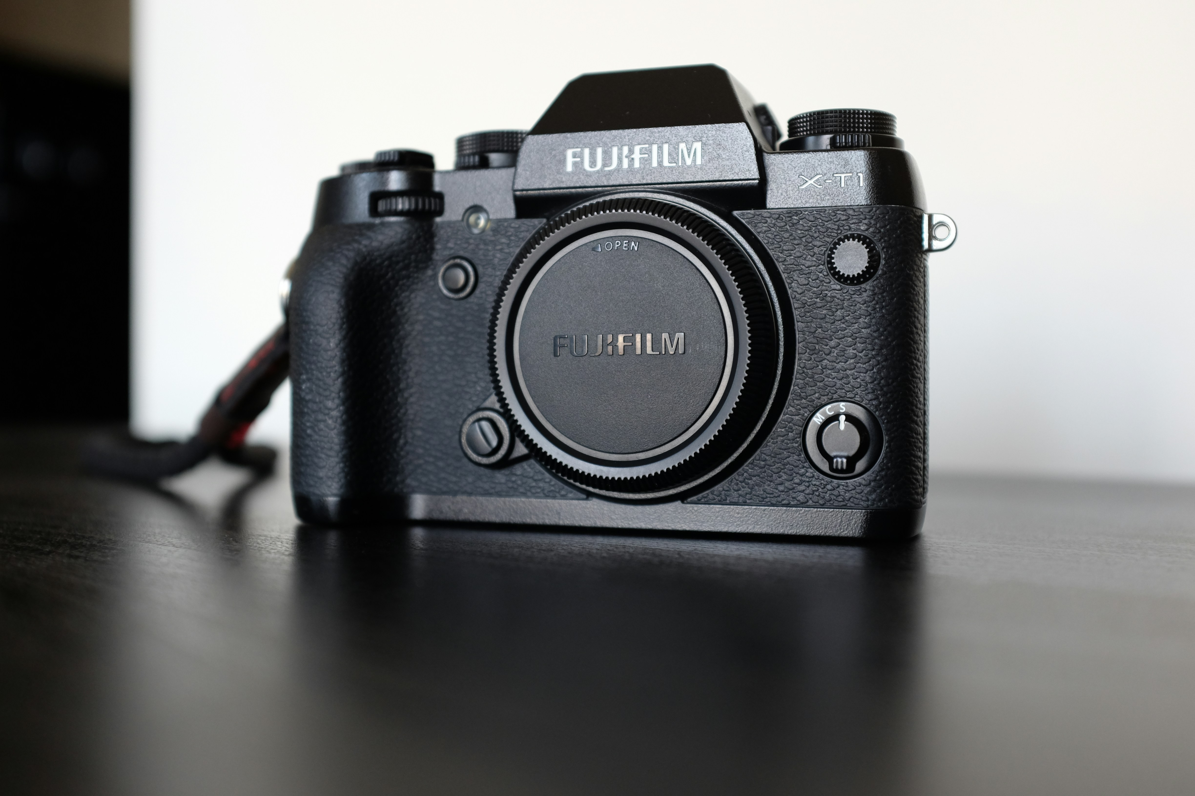 Elegance in Compact Design: The Fujifilm X-T1