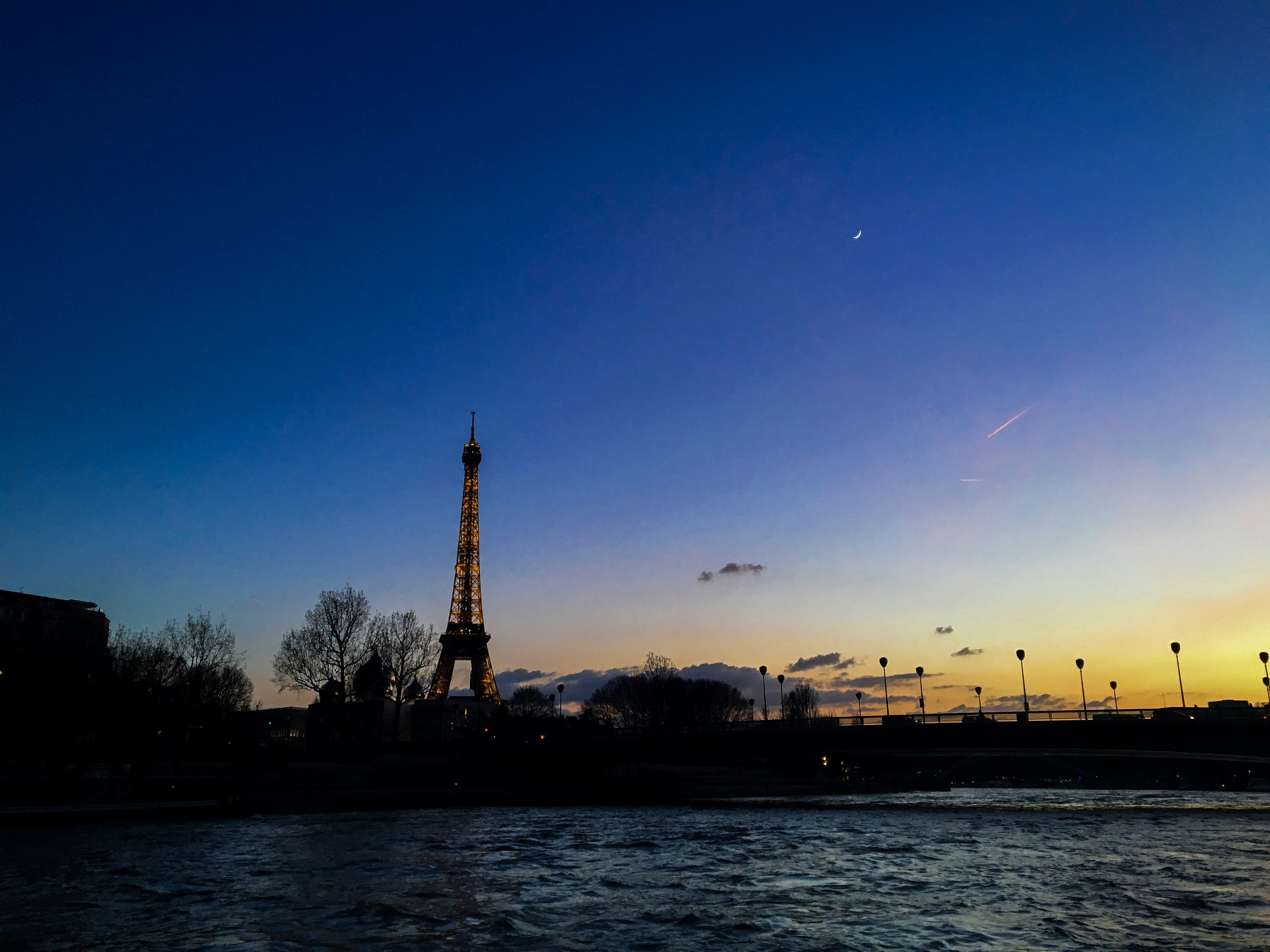 Dusk Over the Seine: Eiffel Tower Silhouette