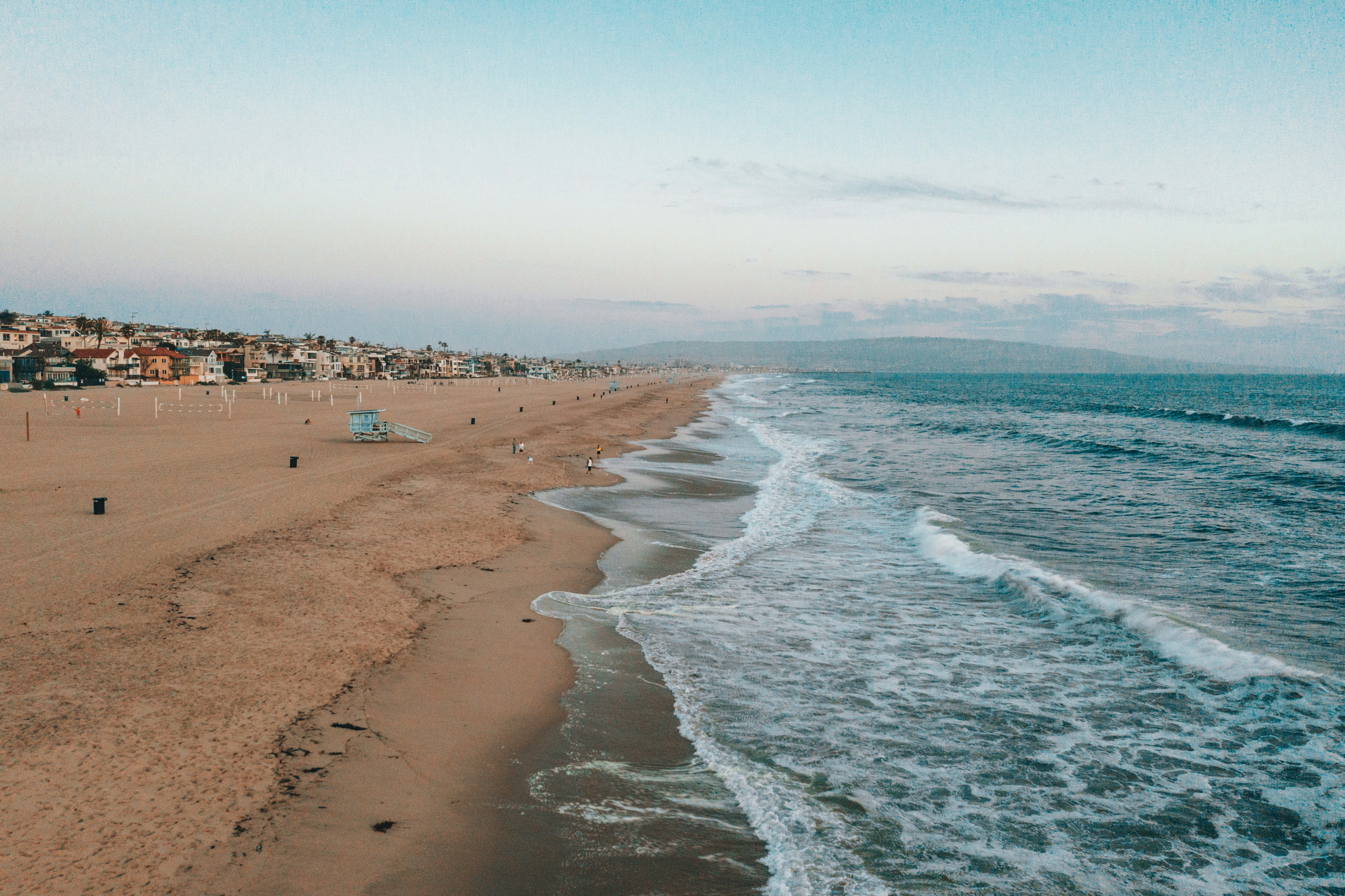 Coastal Boulevard: A Quiet Dawn Along the Dunes