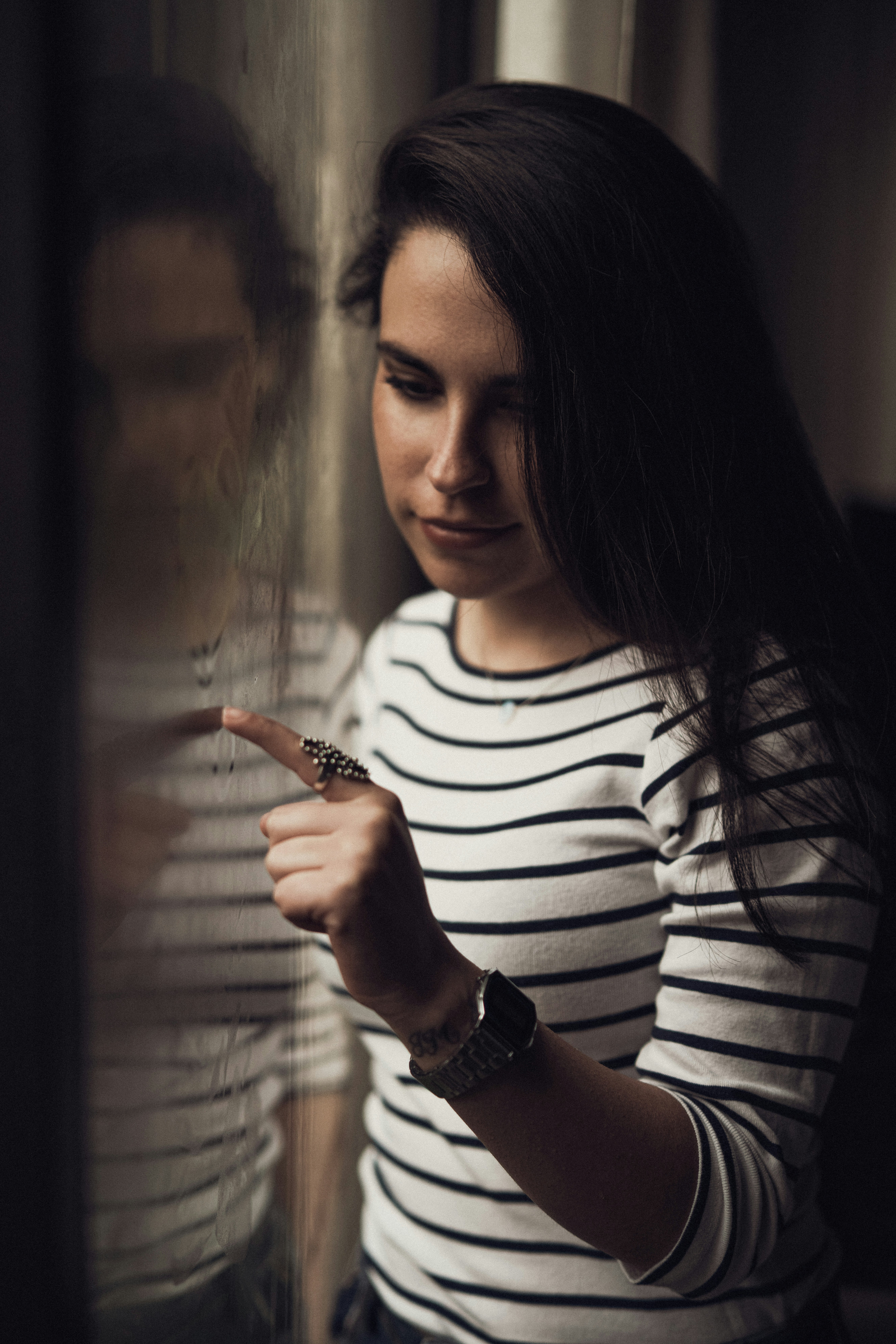 Woman facing mirror photo – Free Human Image on Unsplash