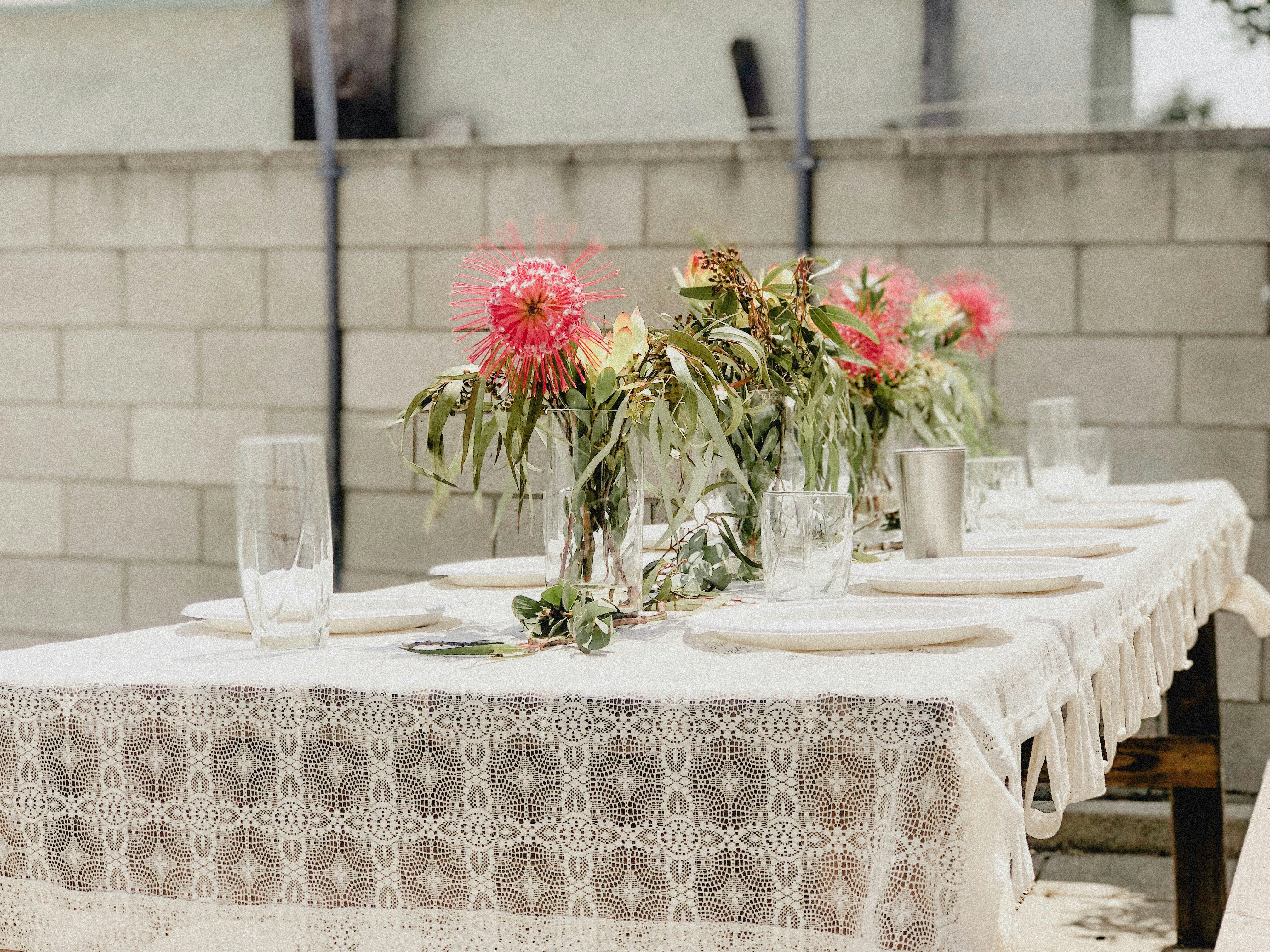 Rustic Elegance: Outdoor Floral Dining