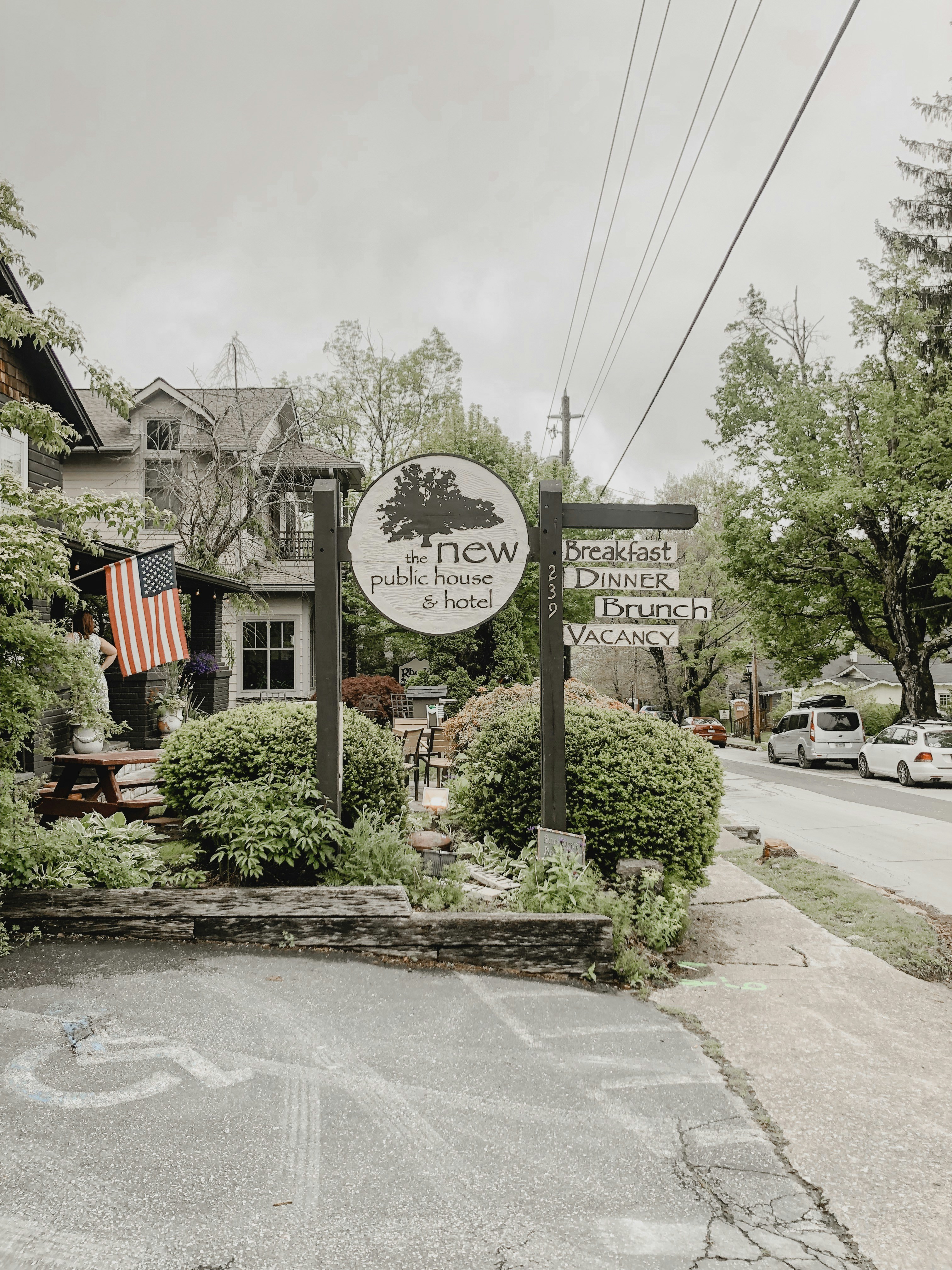 White and gray signage photo – Free Grey Image on Unsplash