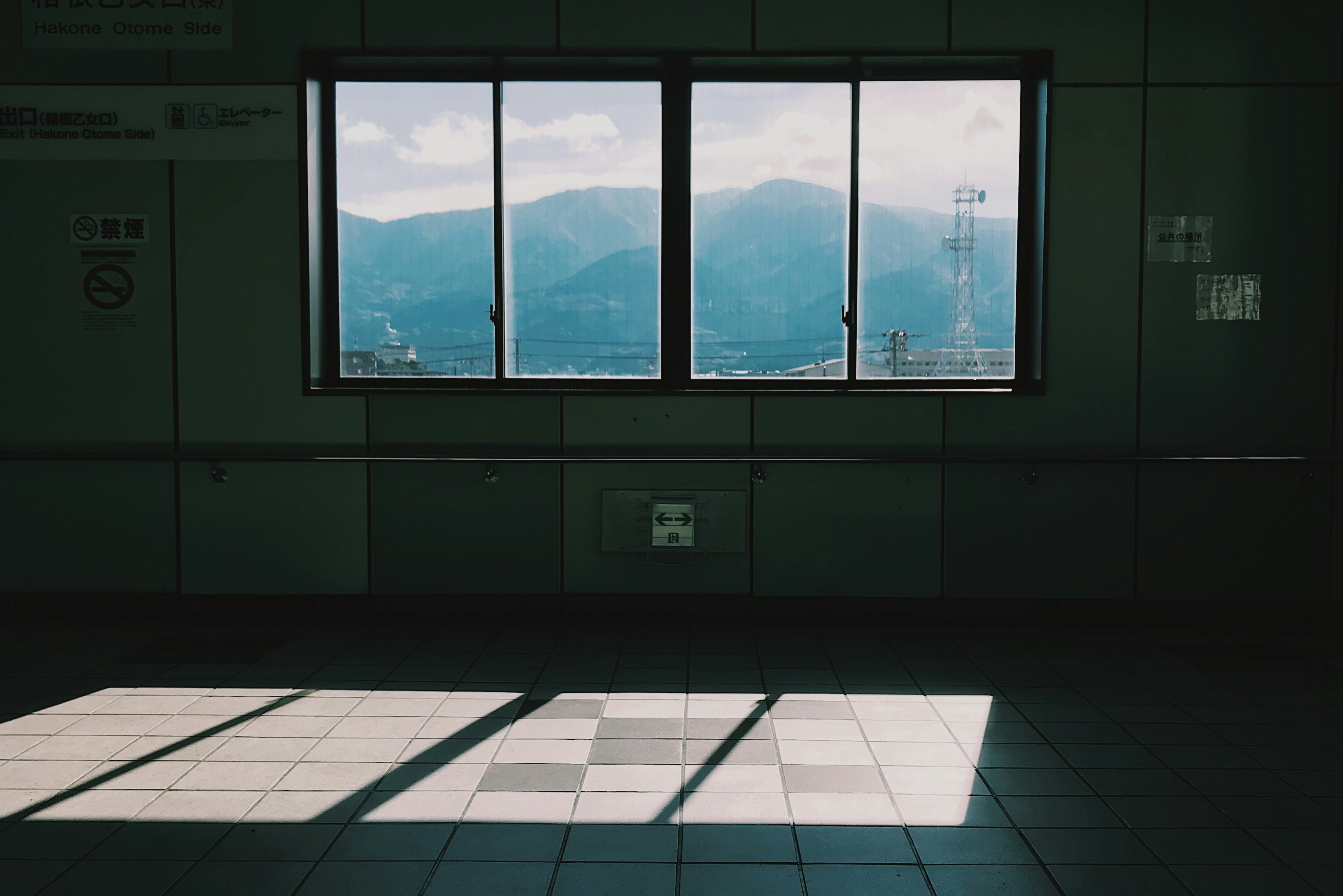Sunlight through clear glass window photo – Free Window Image on Unsplash