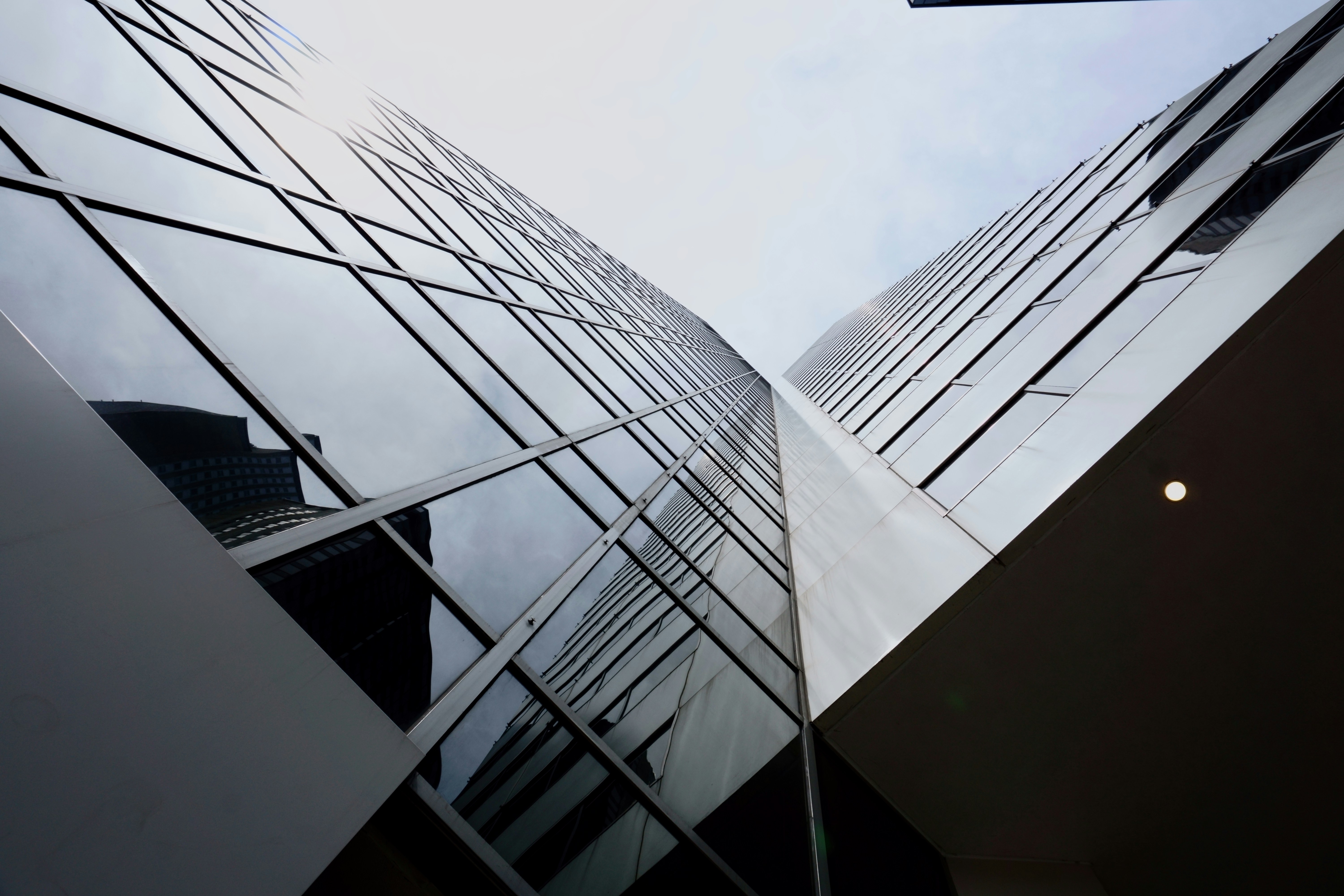 Gray high-rise building photo – Free Chicago Image on Unsplash