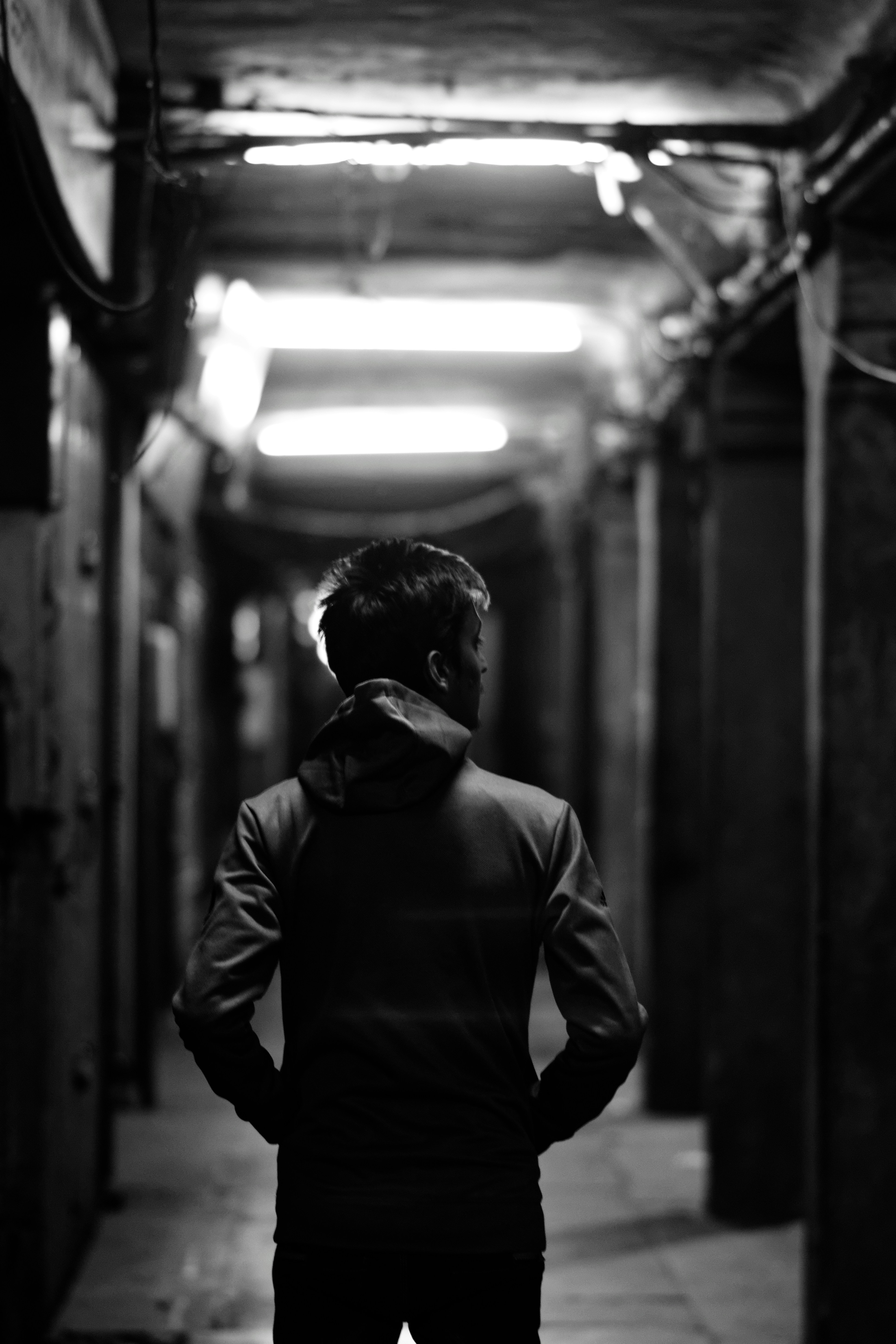 Man near post photo – Free Jaipur Image on Unsplash