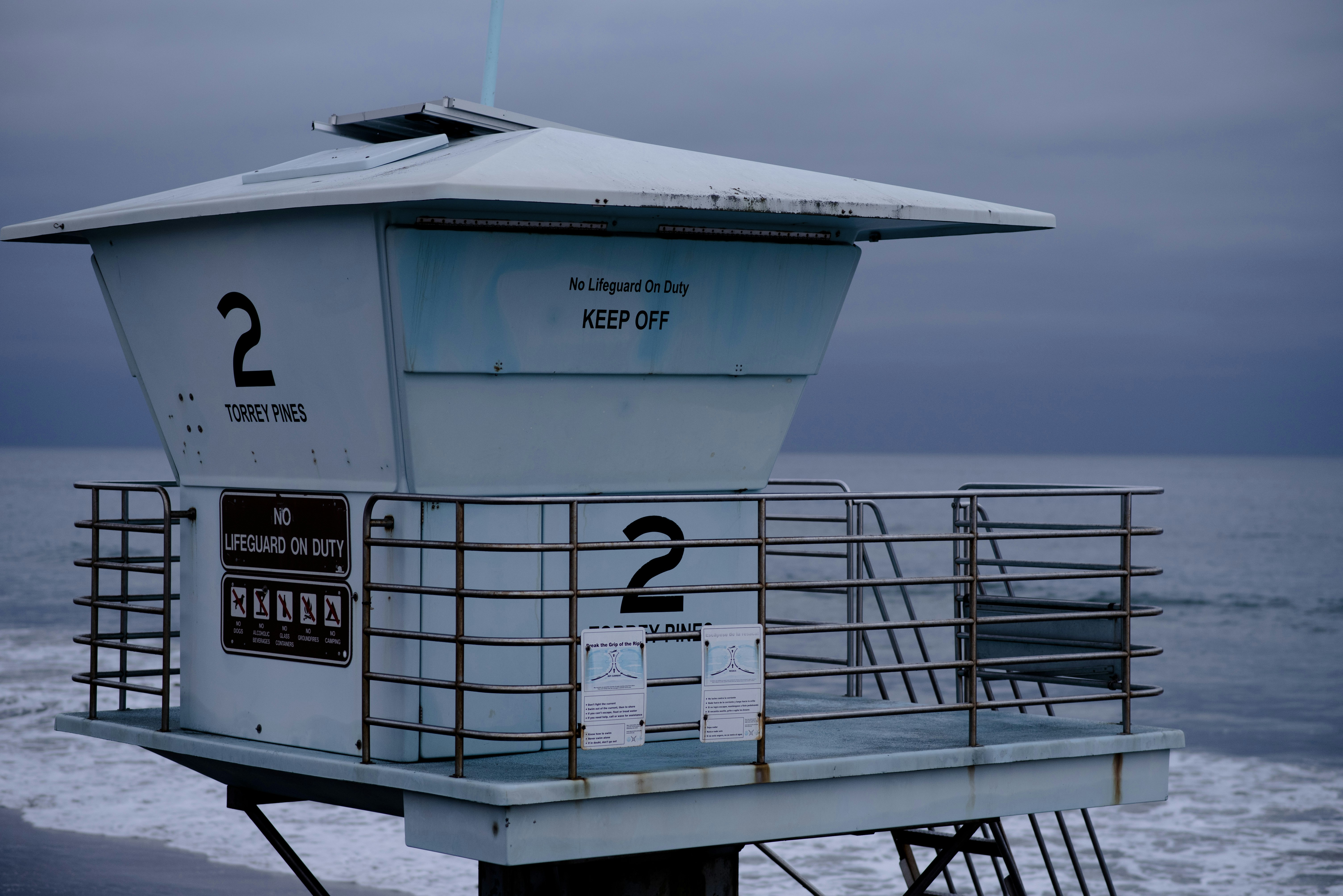 Twilight Watch: Lifeguard Tower in Tranquil Dusk