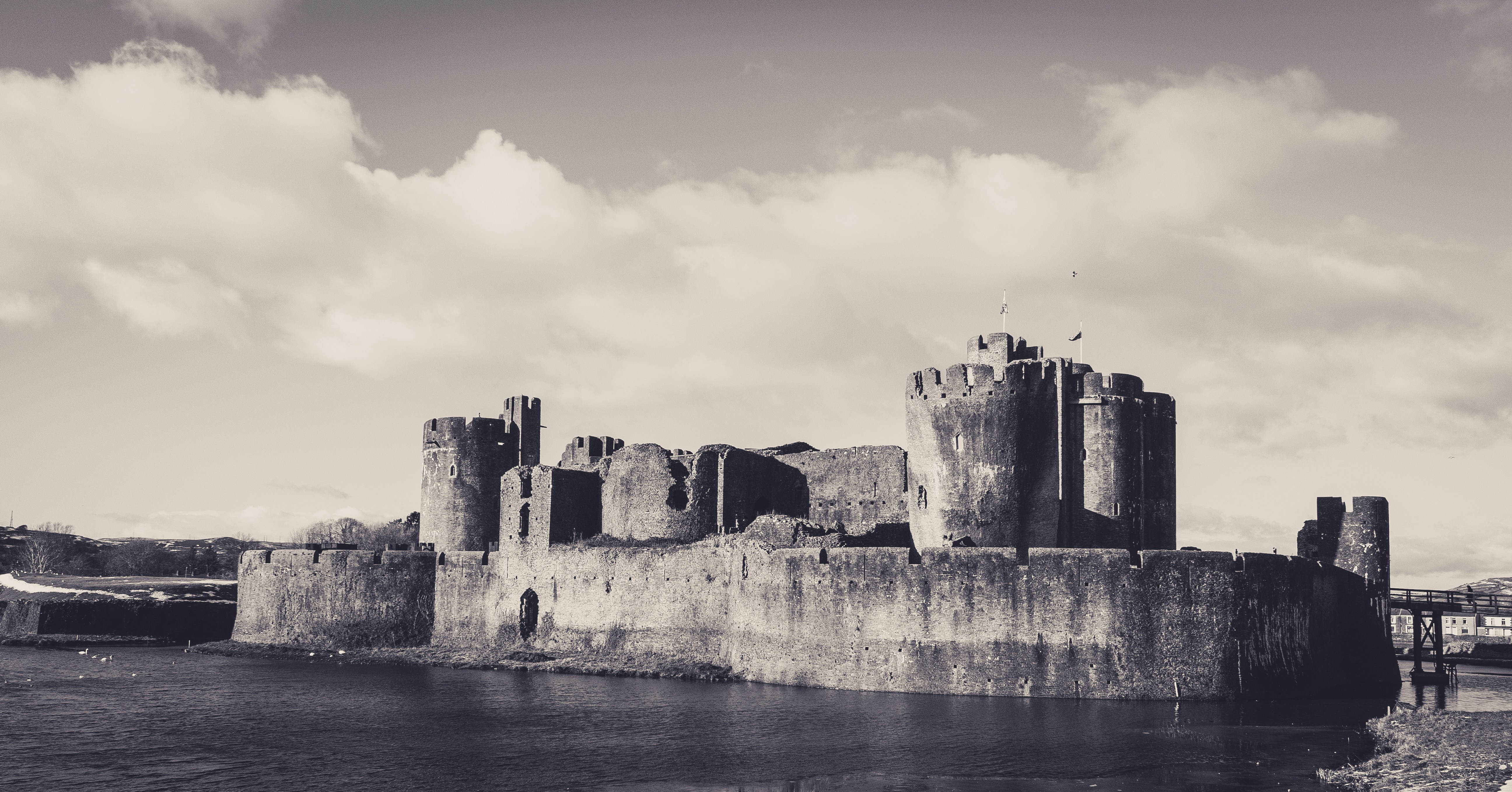 Grayscale photography of castle photo – Free Castle Image on Unsplash