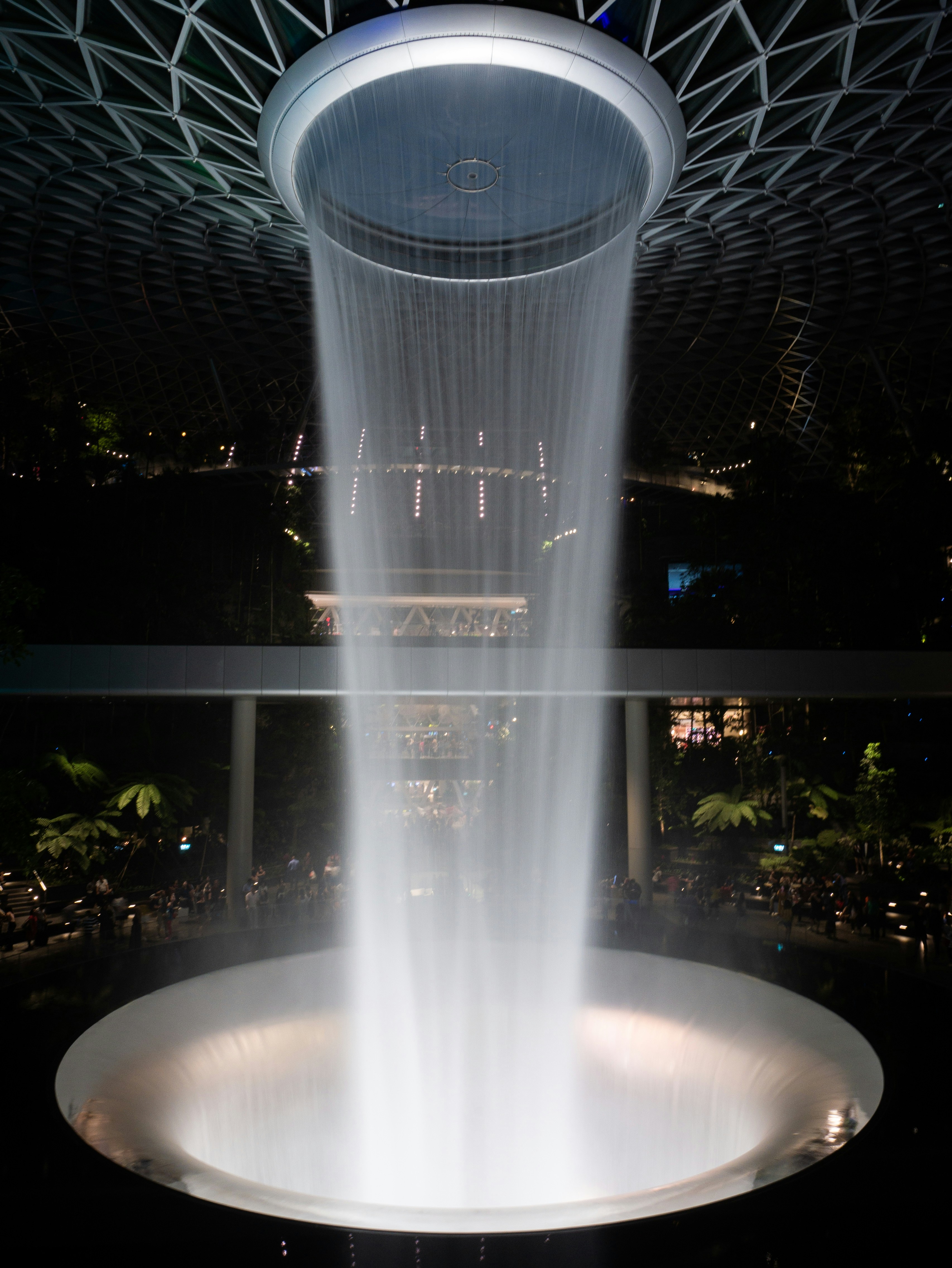 Ringed Nightfall: A Circular Fountain Curtain