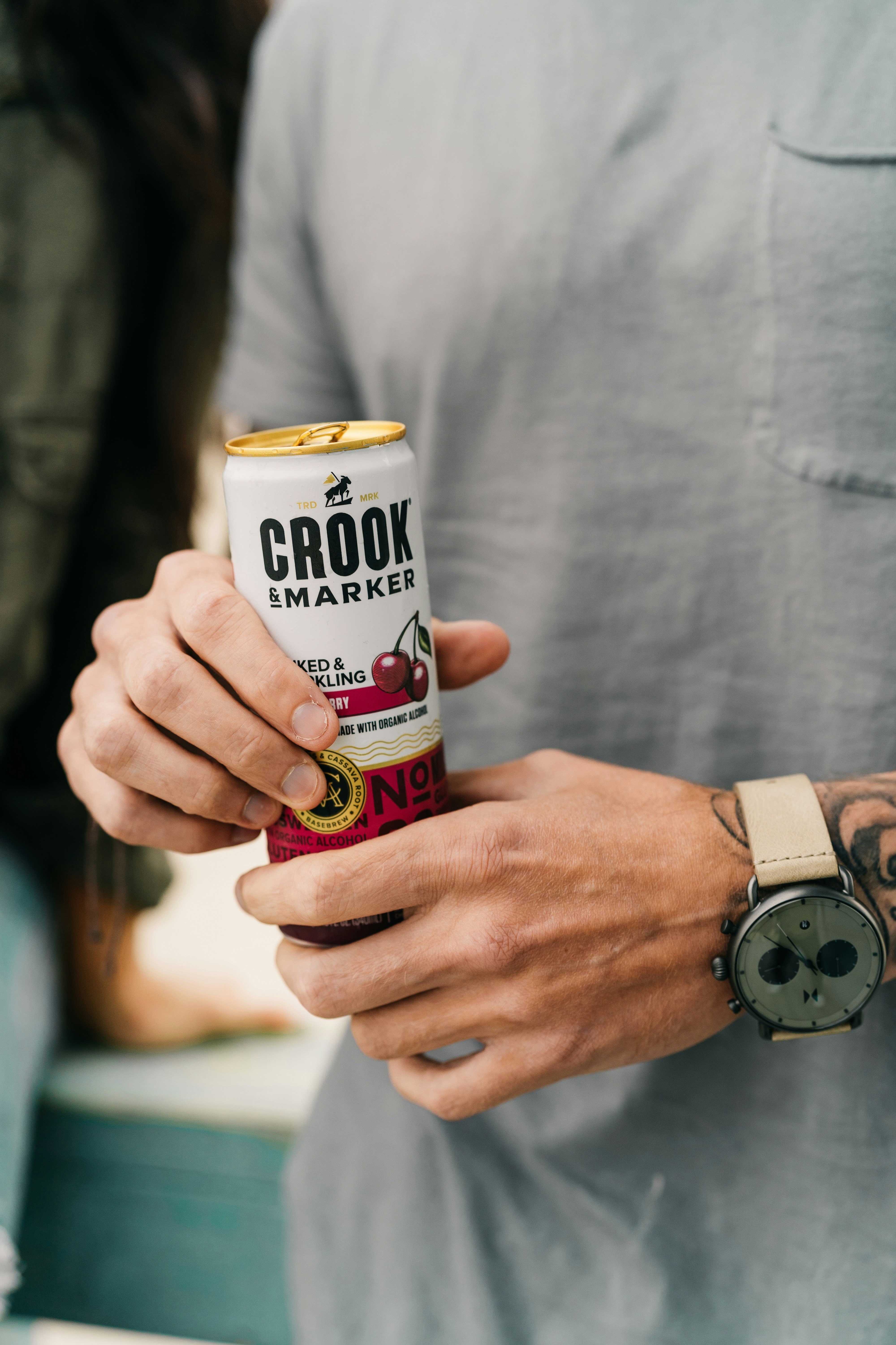 Opened Crook Marker can photo – Free Alcohol Image on Unsplash